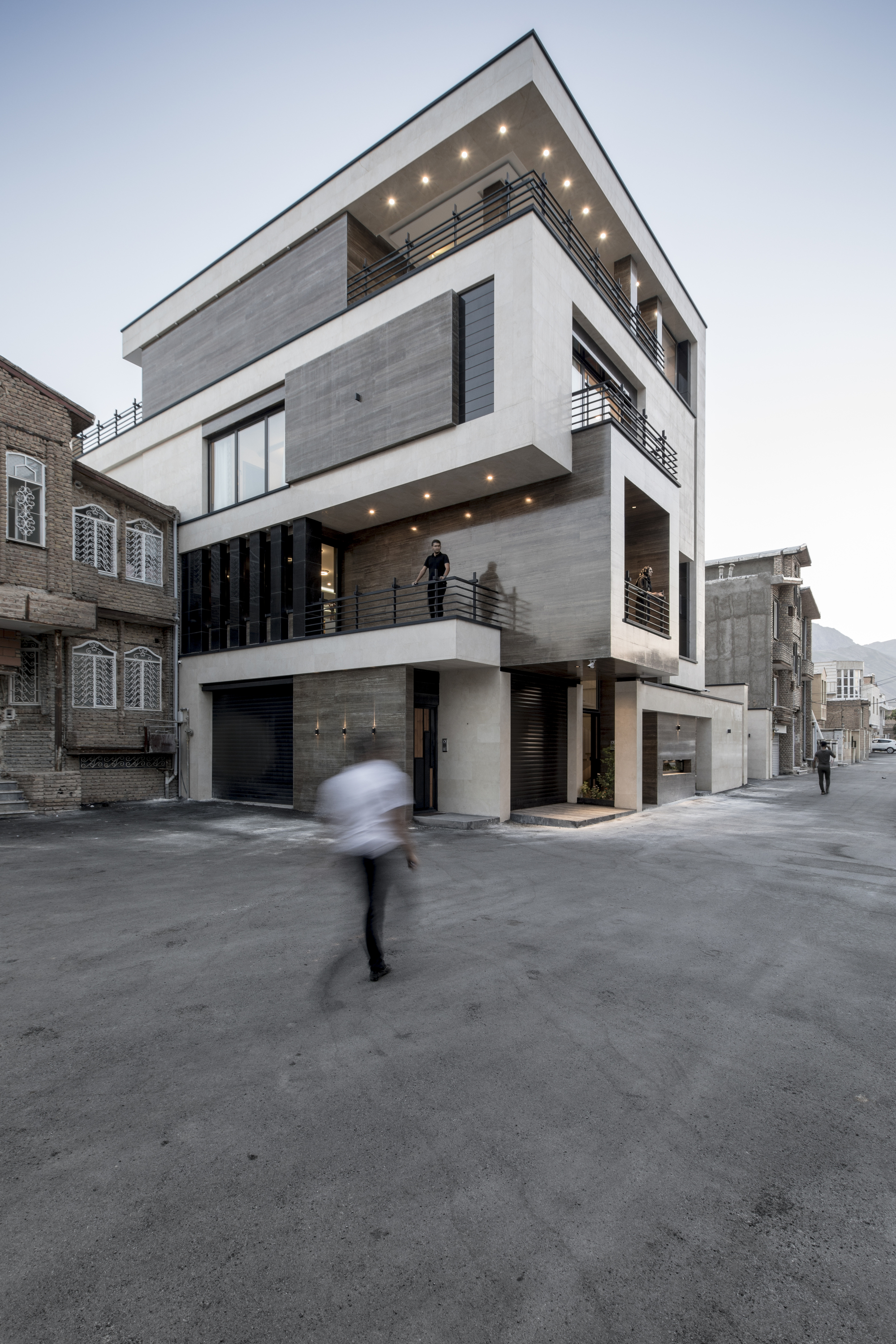 Gallery of House NO.20; Order in Chaos / White Cube Atelier - 1