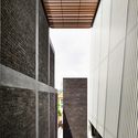 The Space Between Walls / HYLA Architects | ArchDaily