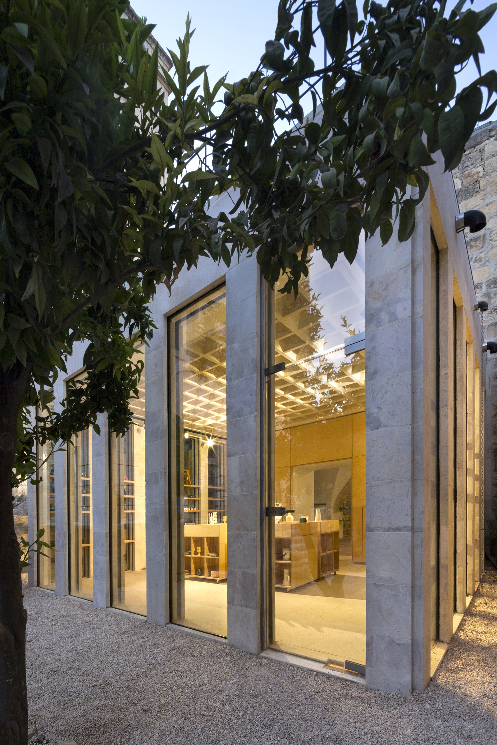 Gallery of The Flat Vault / AAU ANASTAS - 10