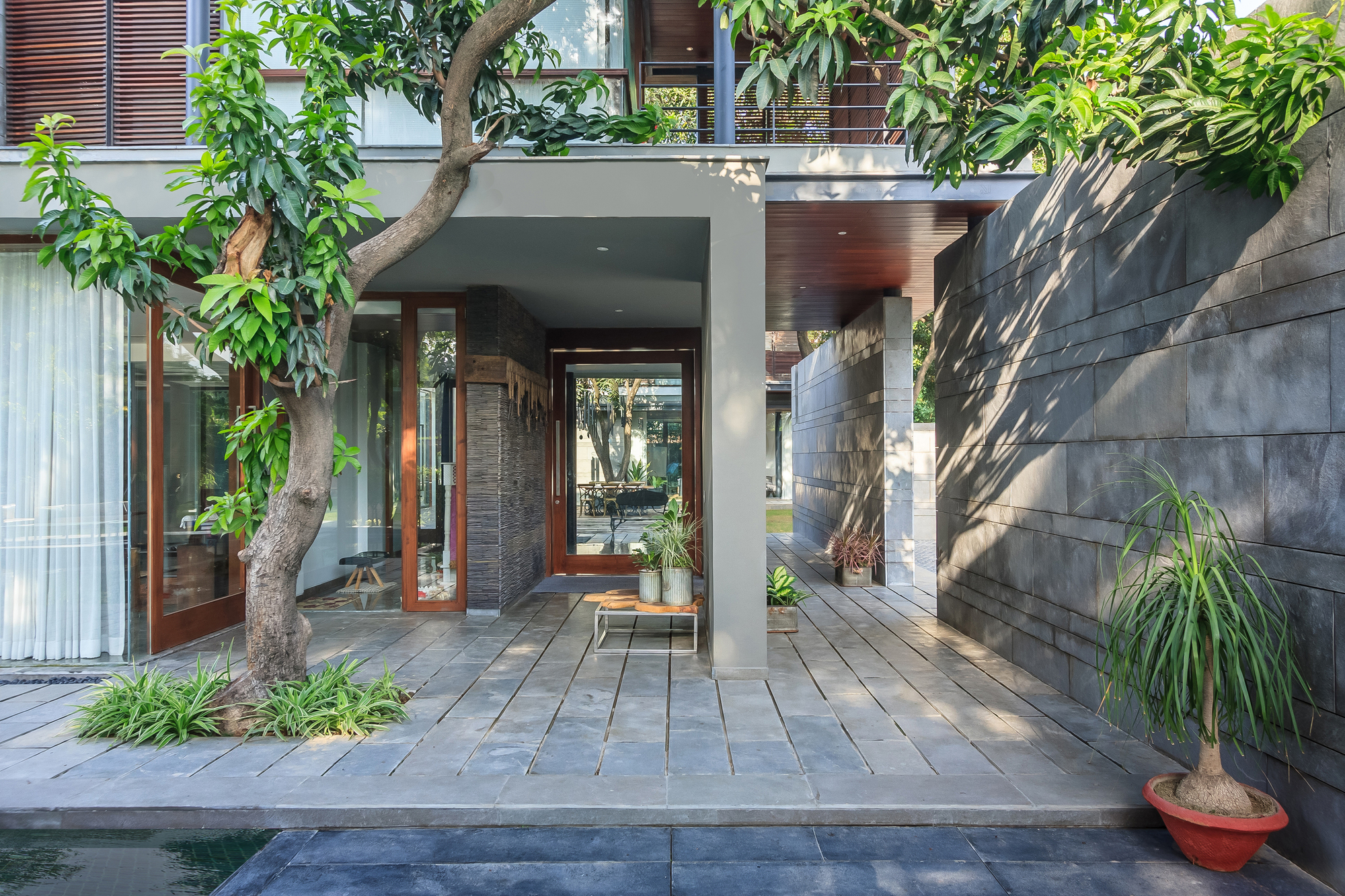 Gallery of Orchard House / DADA Partners - 15