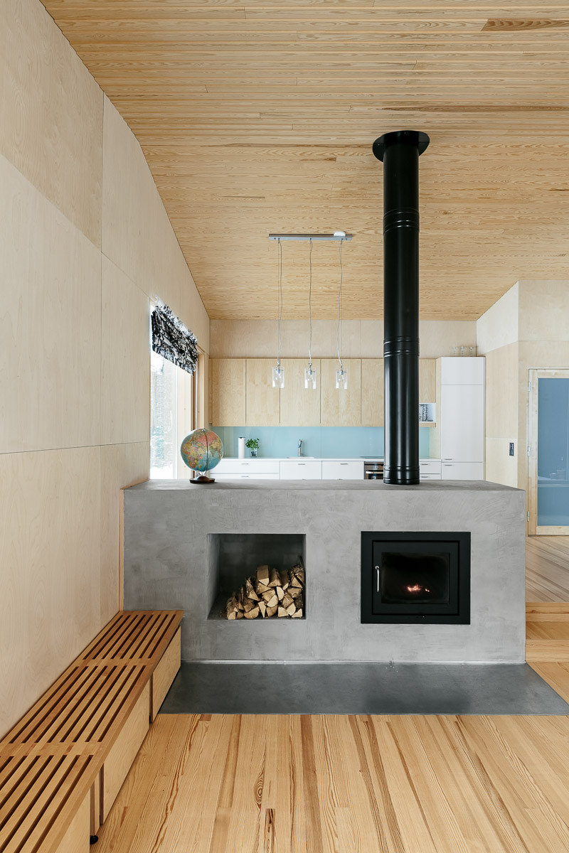 Gallery of 35 Fireplaces that Spark Architectural Interest - 22