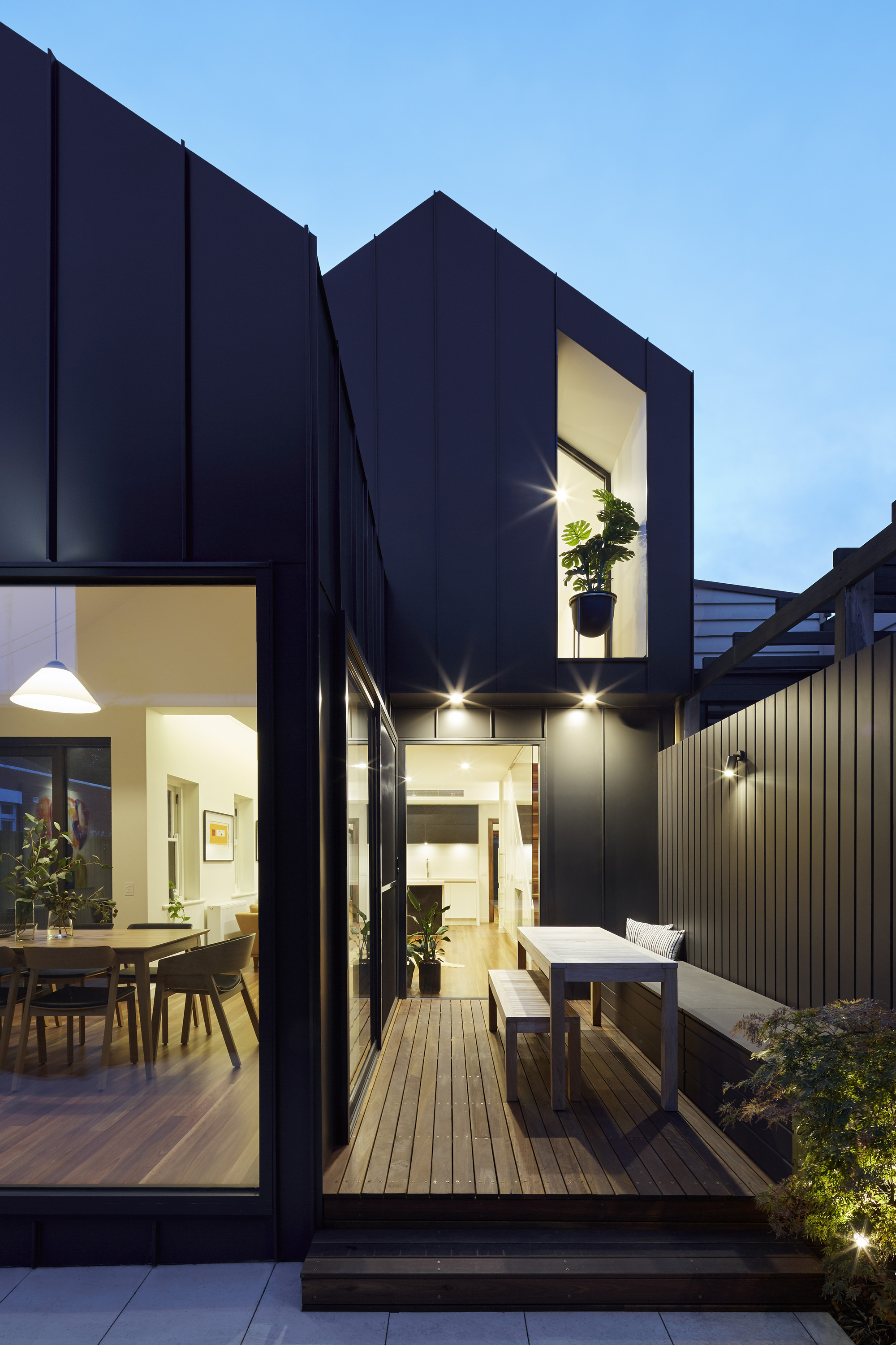 Gallery of The Shadow House / Nic Owen Architects - 3