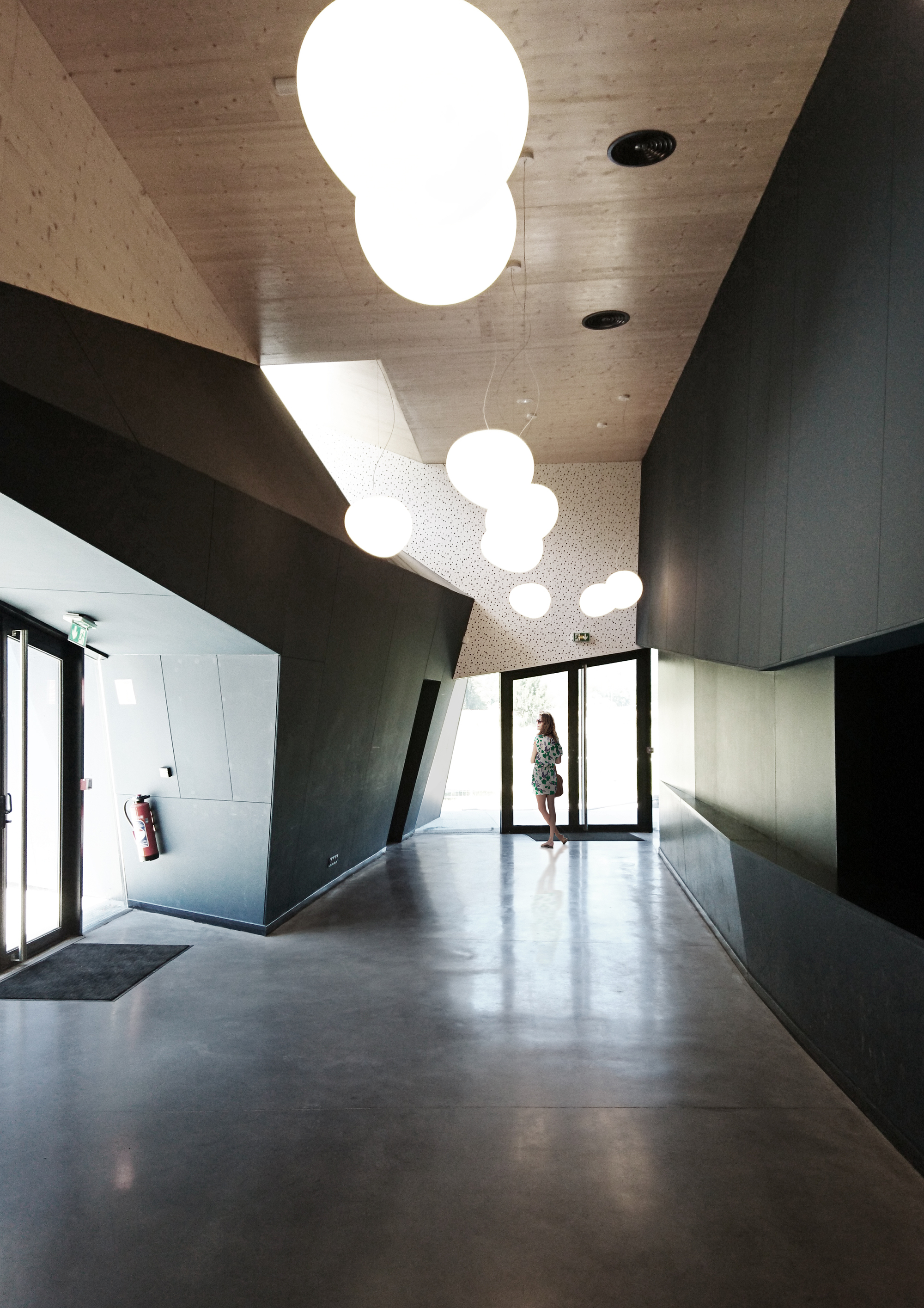 Gallery of Event Hall / SPACES Architecture - 4