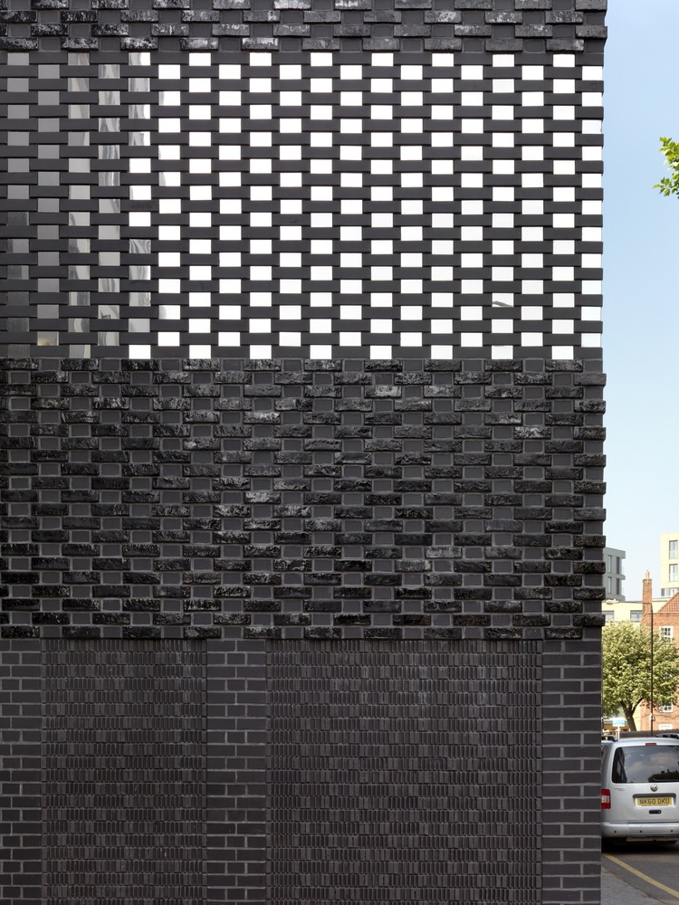Gallery of Black Volcano / Urban Mesh Design - 4