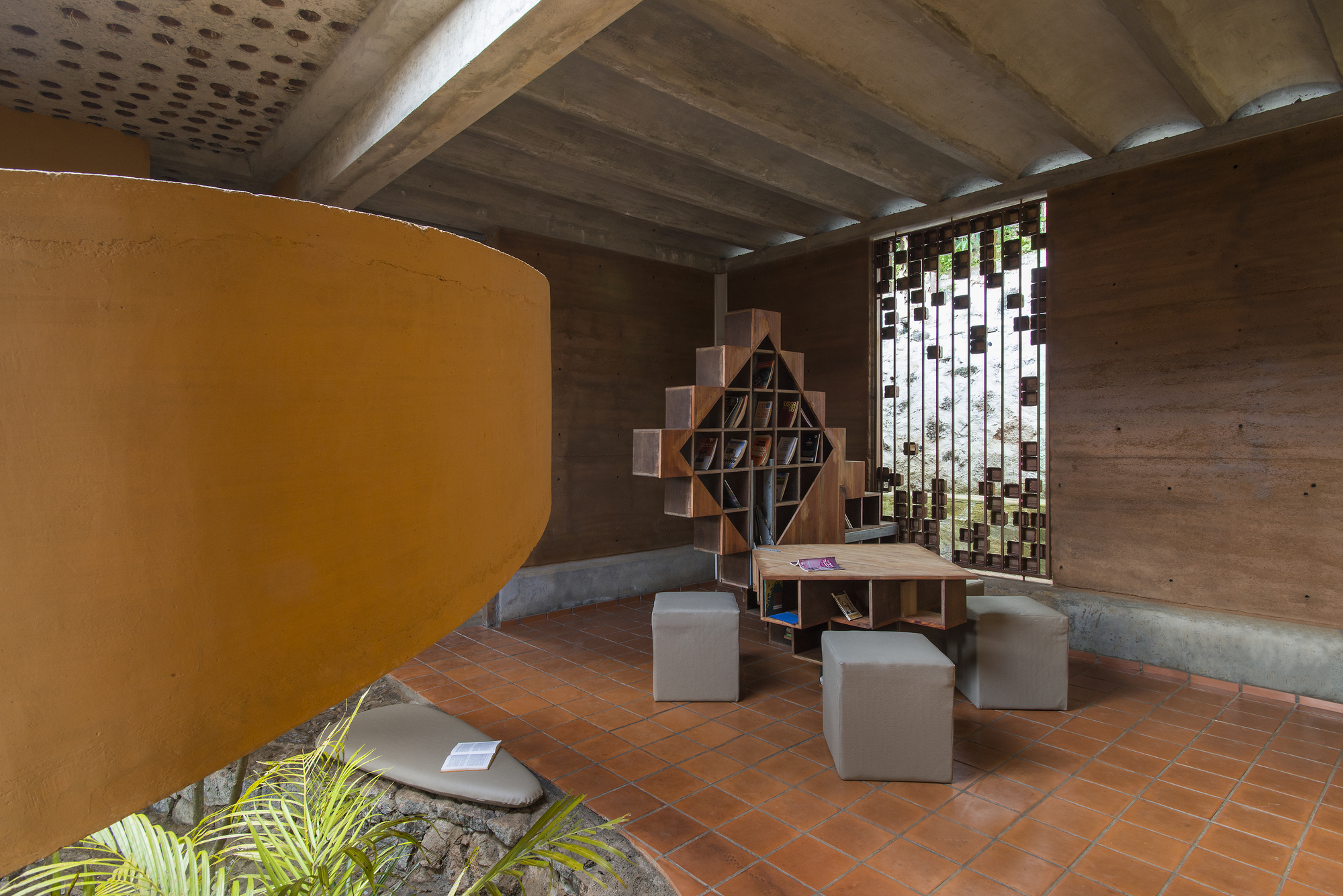 Gallery of Debris House / Wallmakers - 4