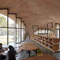Maya Somaiya Library, Sharda School / Sameep Padora & Associates ...