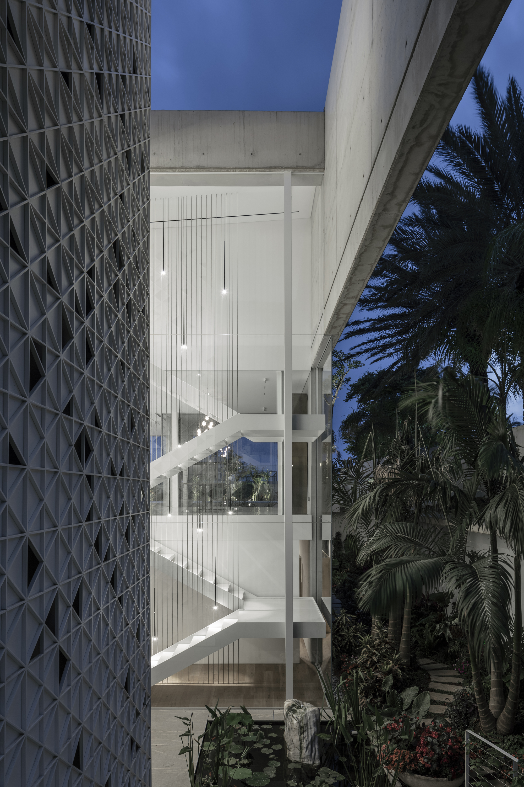 Gallery of D3 House / Pitsou Kedem Architects - 16