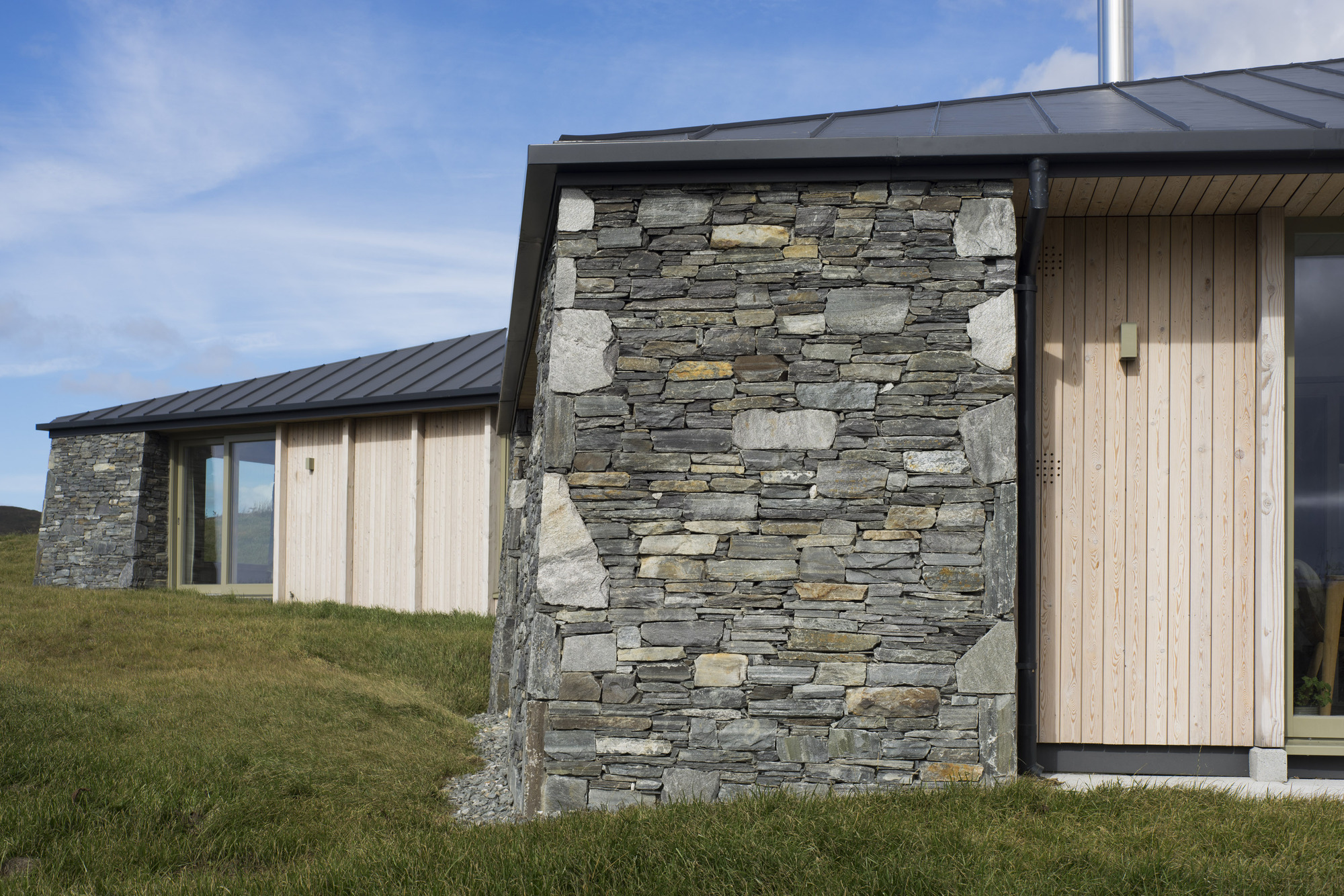 Gallery of House on Clifden Bay / Tierney Haines Architects - 3