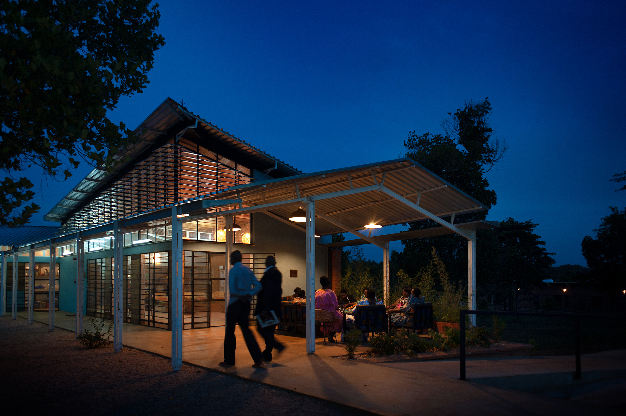 Gallery of Mpirigiti Rural Training Center / Localworks - 12