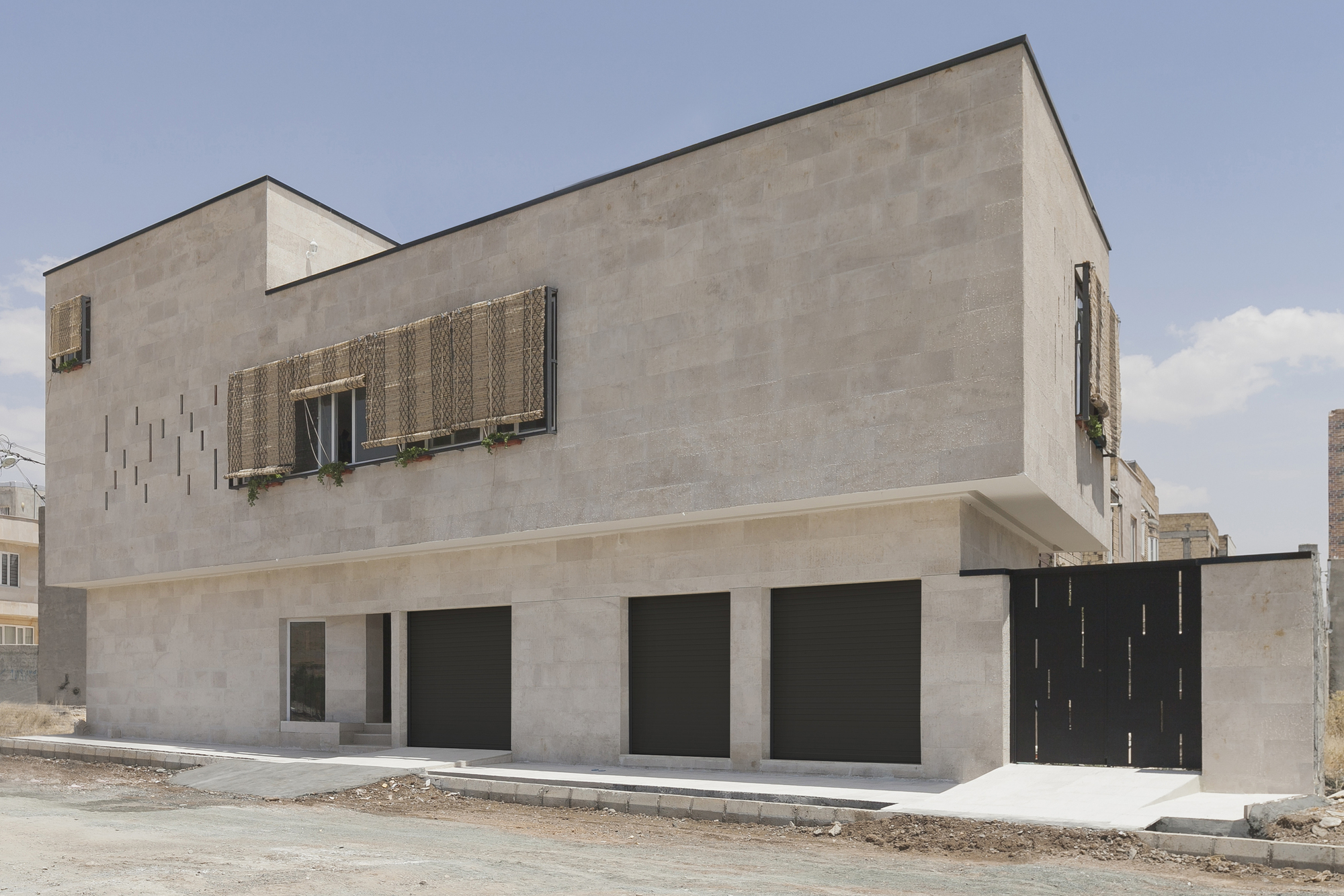 Gallery of Kamyaran House / Rashed Azizi, Mohammad Kazerani - 6