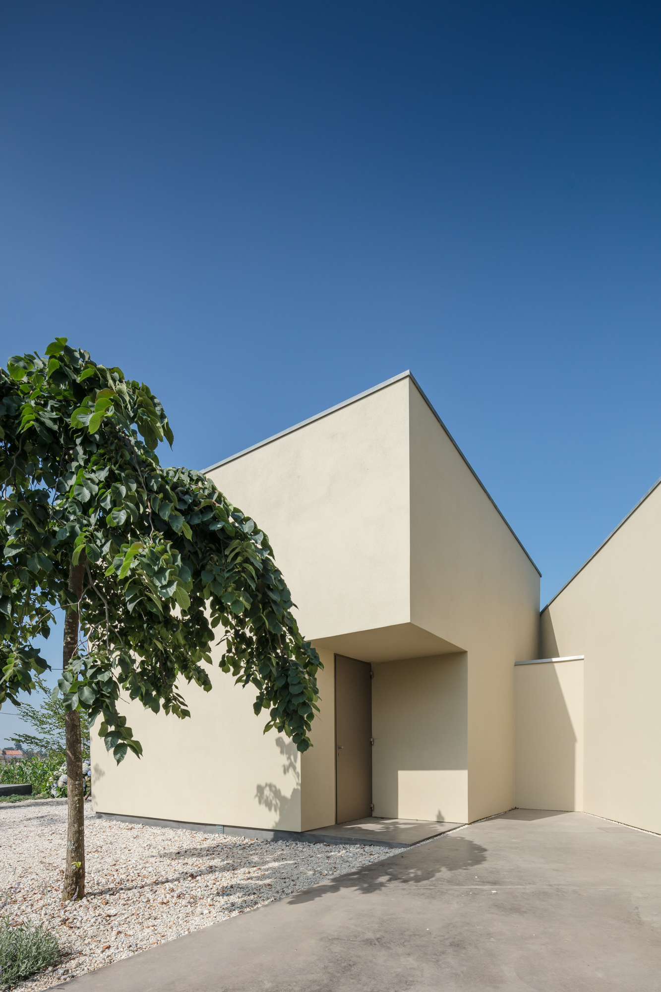 Gallery of Office Building in Arada / Nelson Resende - 31
