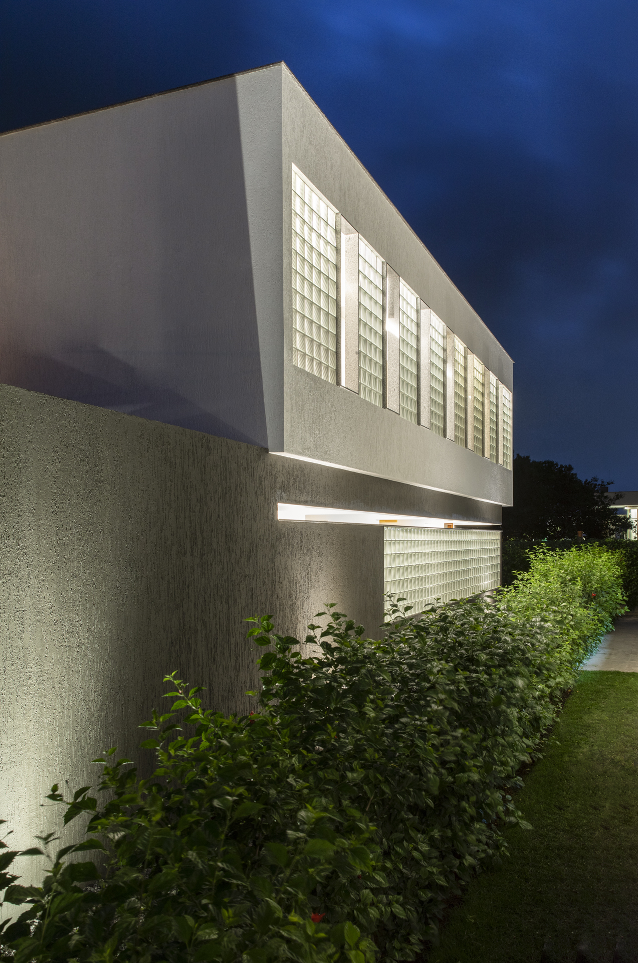 Gallery of M16 House / NEBR arquitetura - 27