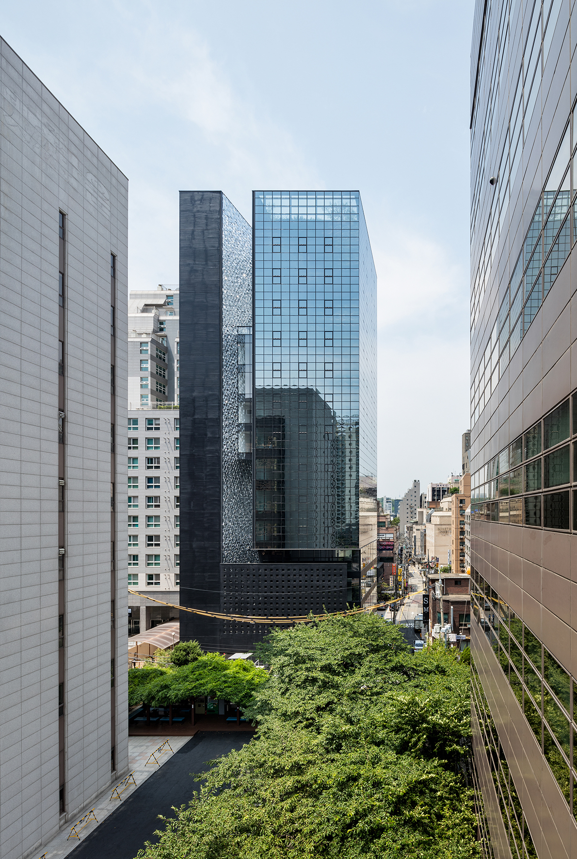 Gallery of The Illusion / OBBA - 5