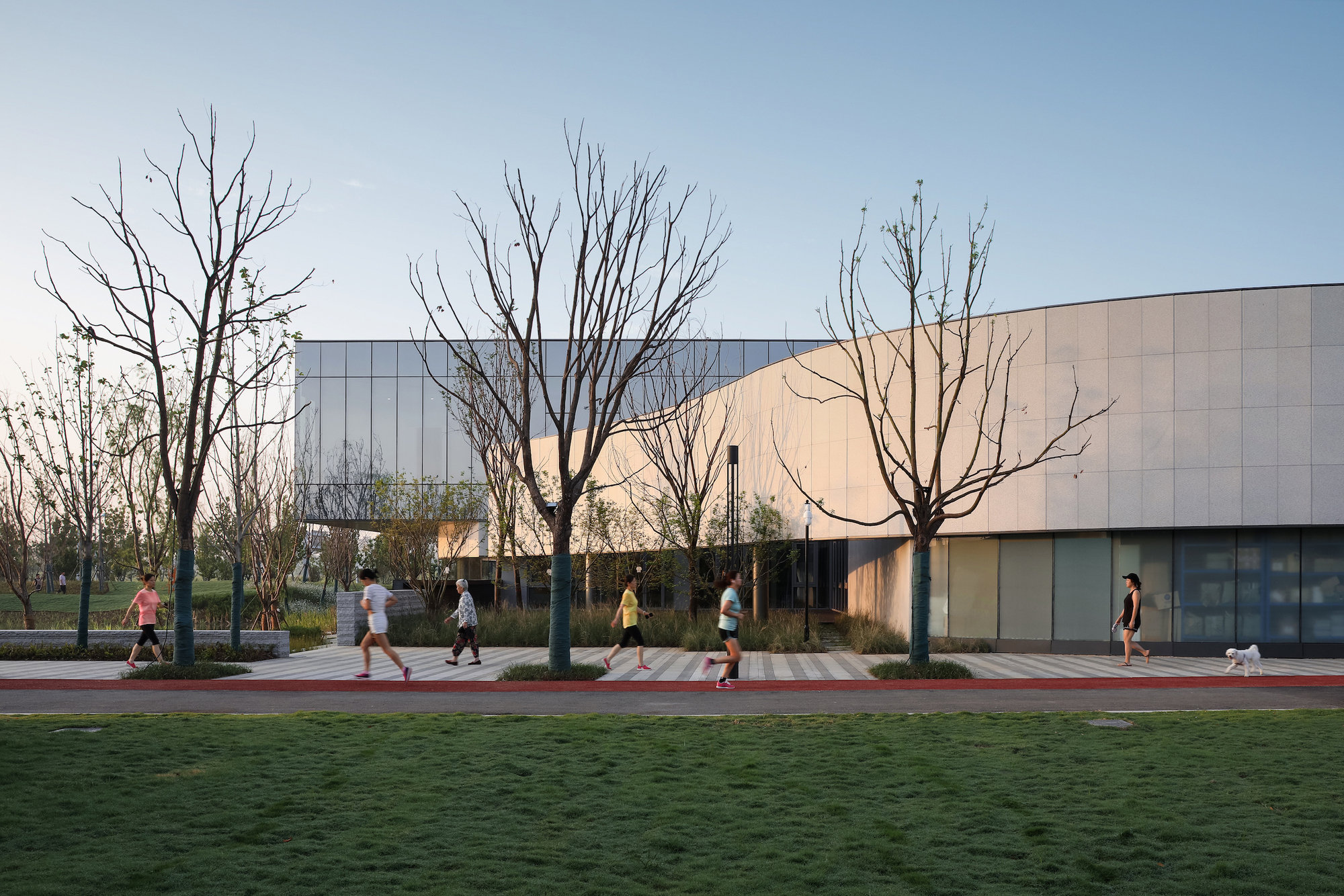 Gallery of HeFei Fei River Central Smart Garden Library / GEEDESIGN - 10