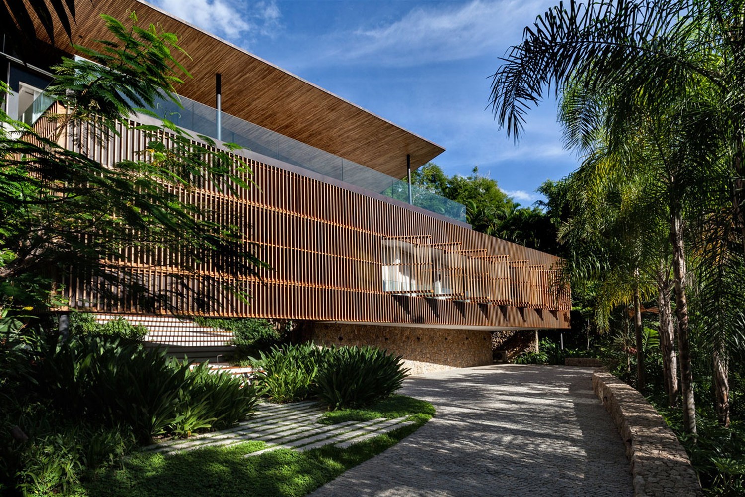 Gallery of Brazilian Houses: 20 Examples of Wood Design - 21