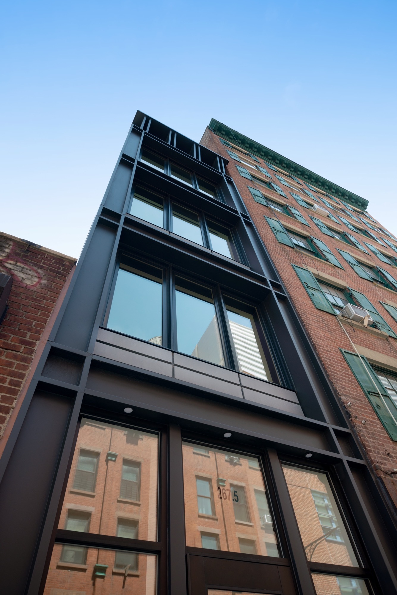 Galería de The Half House / Boro Architects + Cochineal Design - 11