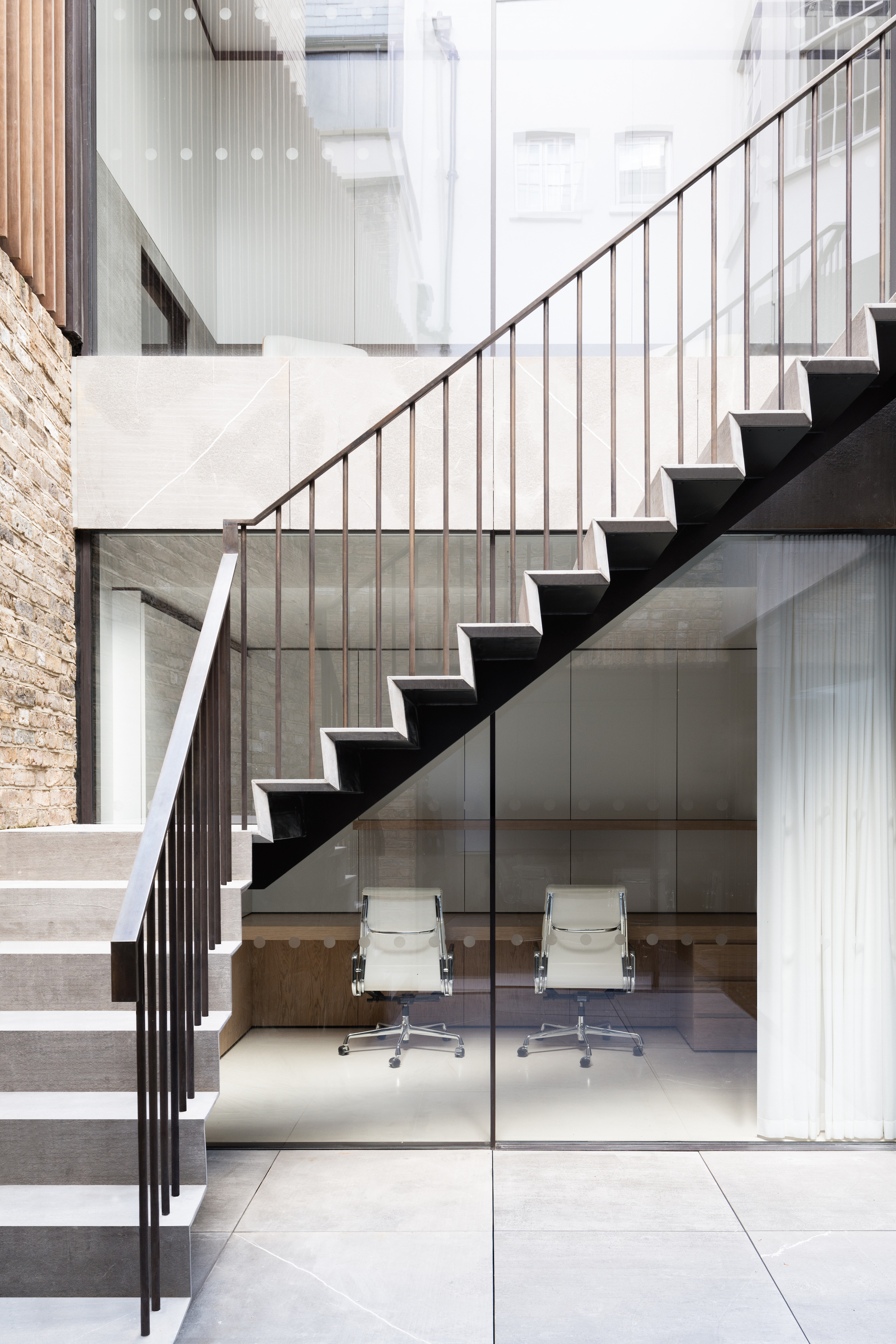 Gallery of Art, Architecture and a Modern Office / Alexander Martin ...