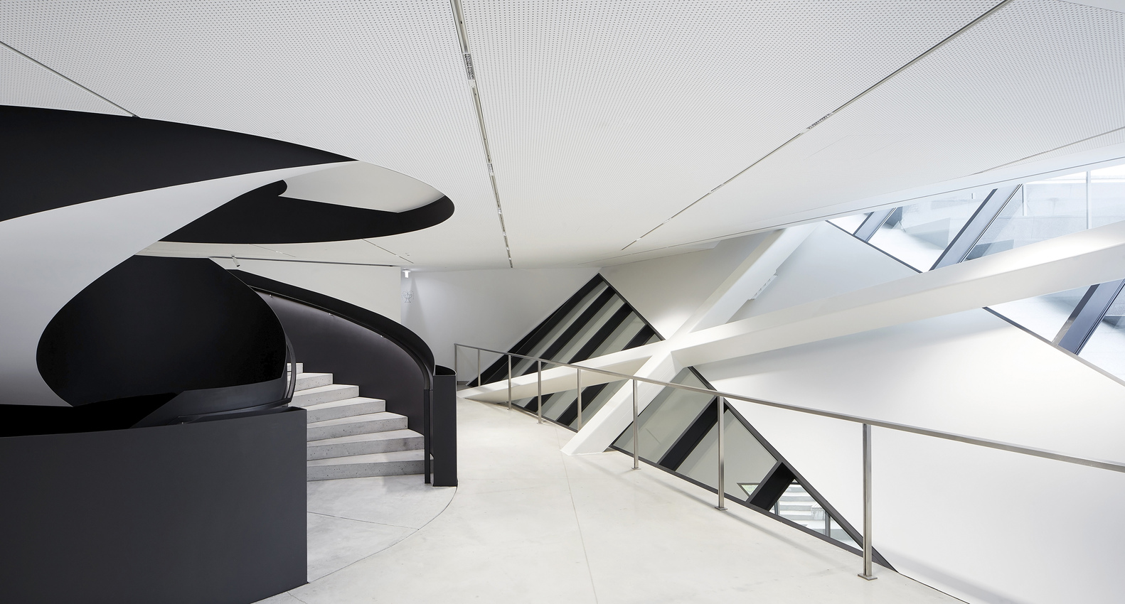 Gallery of MO Museum of Modern Art / Studio Libeskind - 29