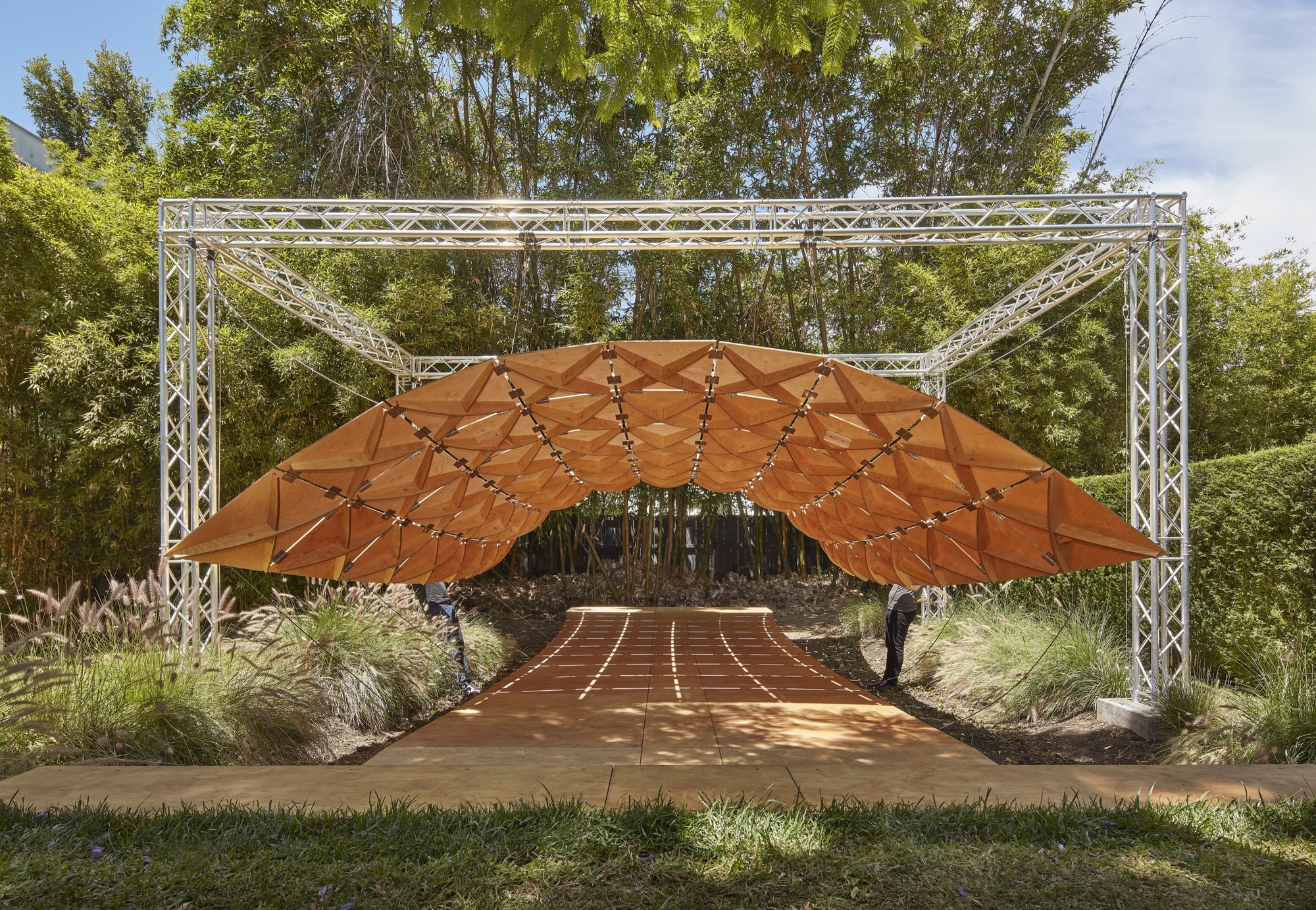 Galeria de SOM projeta escultura cinética para a Chicago Design Week - 3
