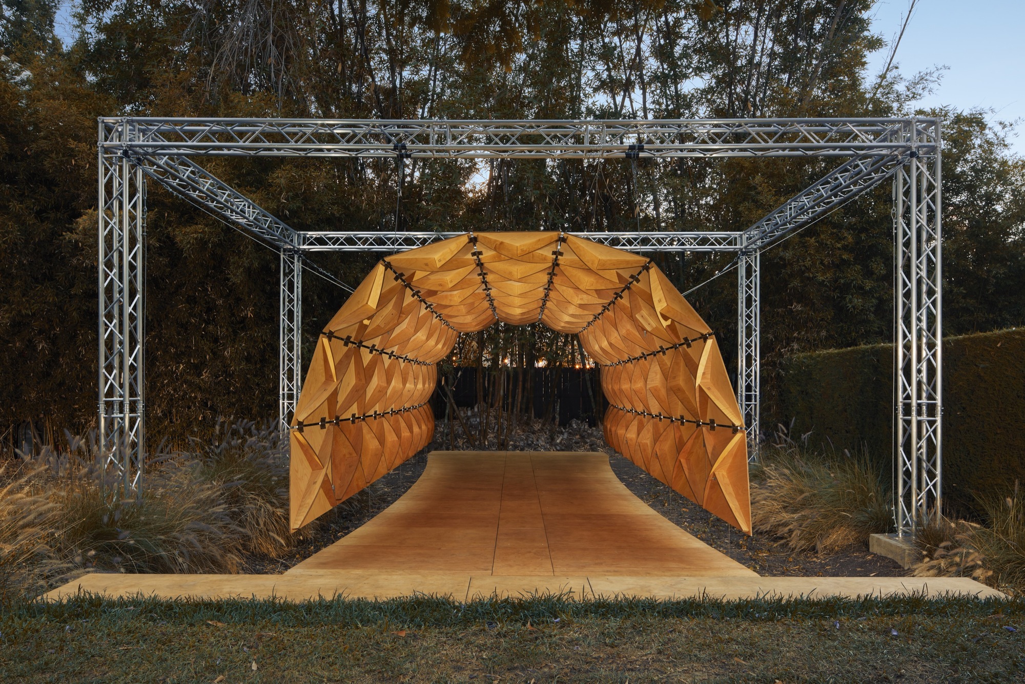 SOM Designs Kinematic Sculpture for Chicago Design Week | ArchDaily