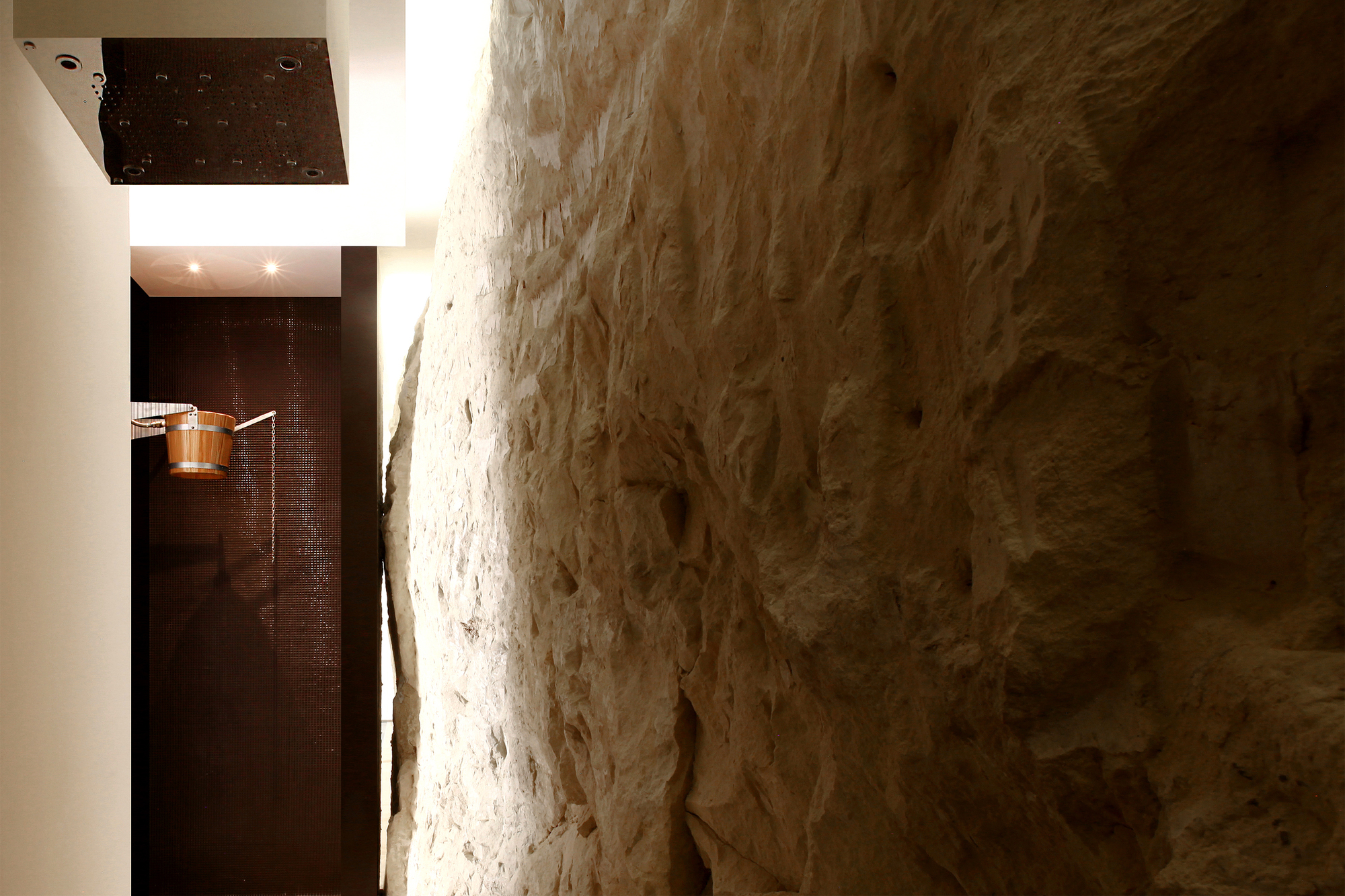 Gallery of White Digger / Tomas Ghisellini Architects - 15