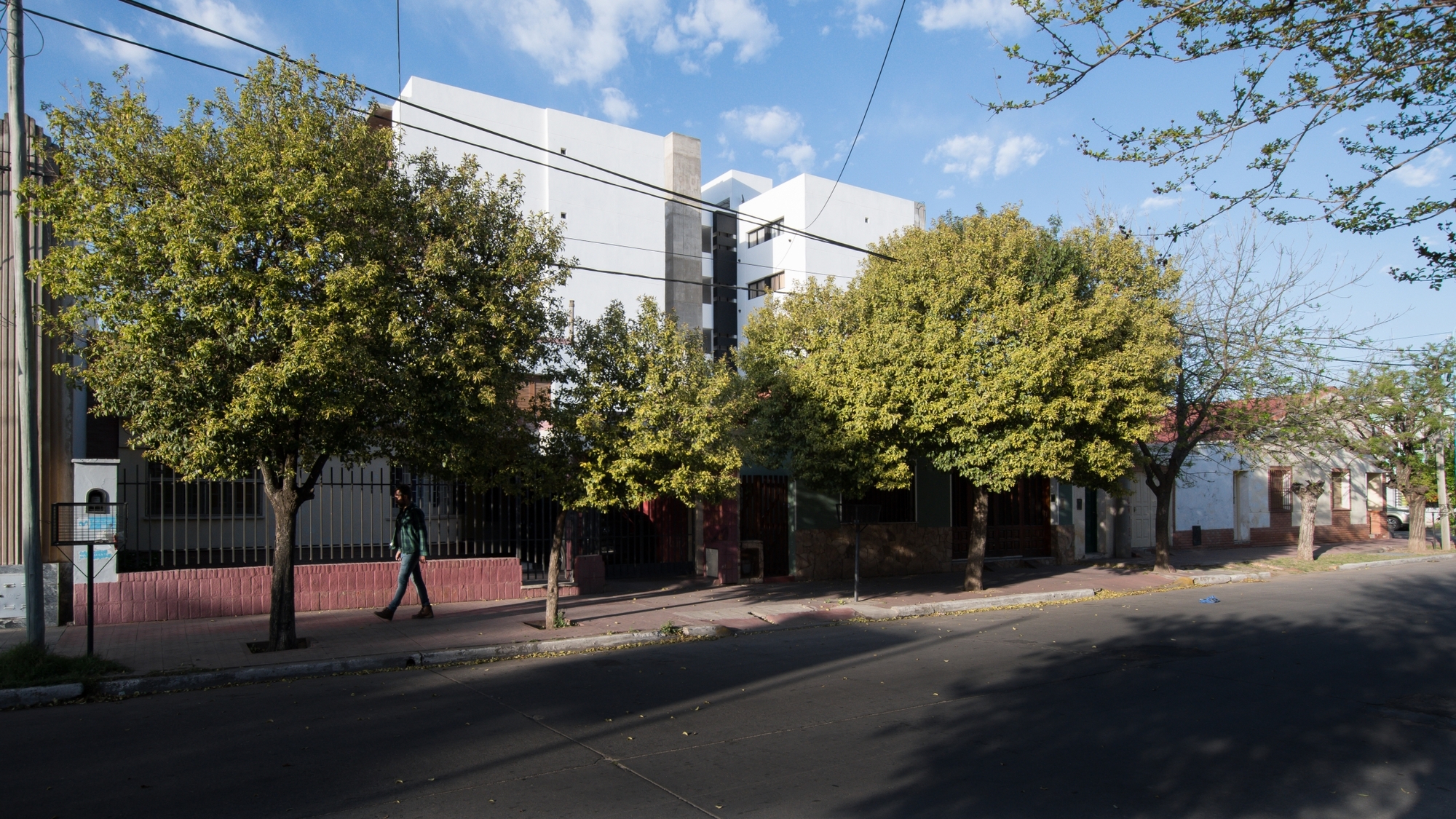 Gallery of NANZER Building / V + Arquitectura - 23