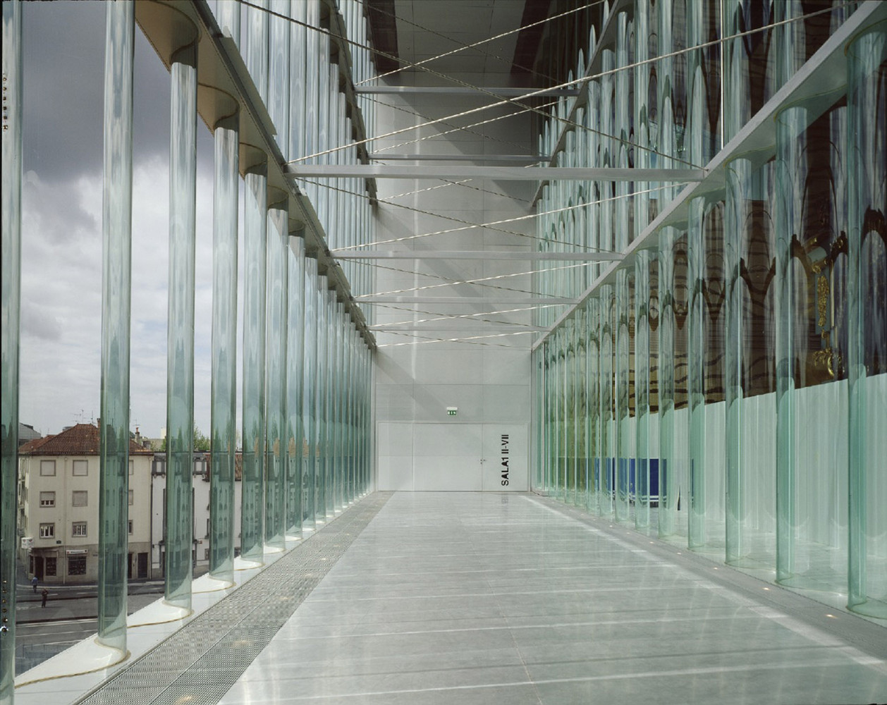 Gallery of Polycarbonate in Architecture: 10 Translucent Solutions - 29