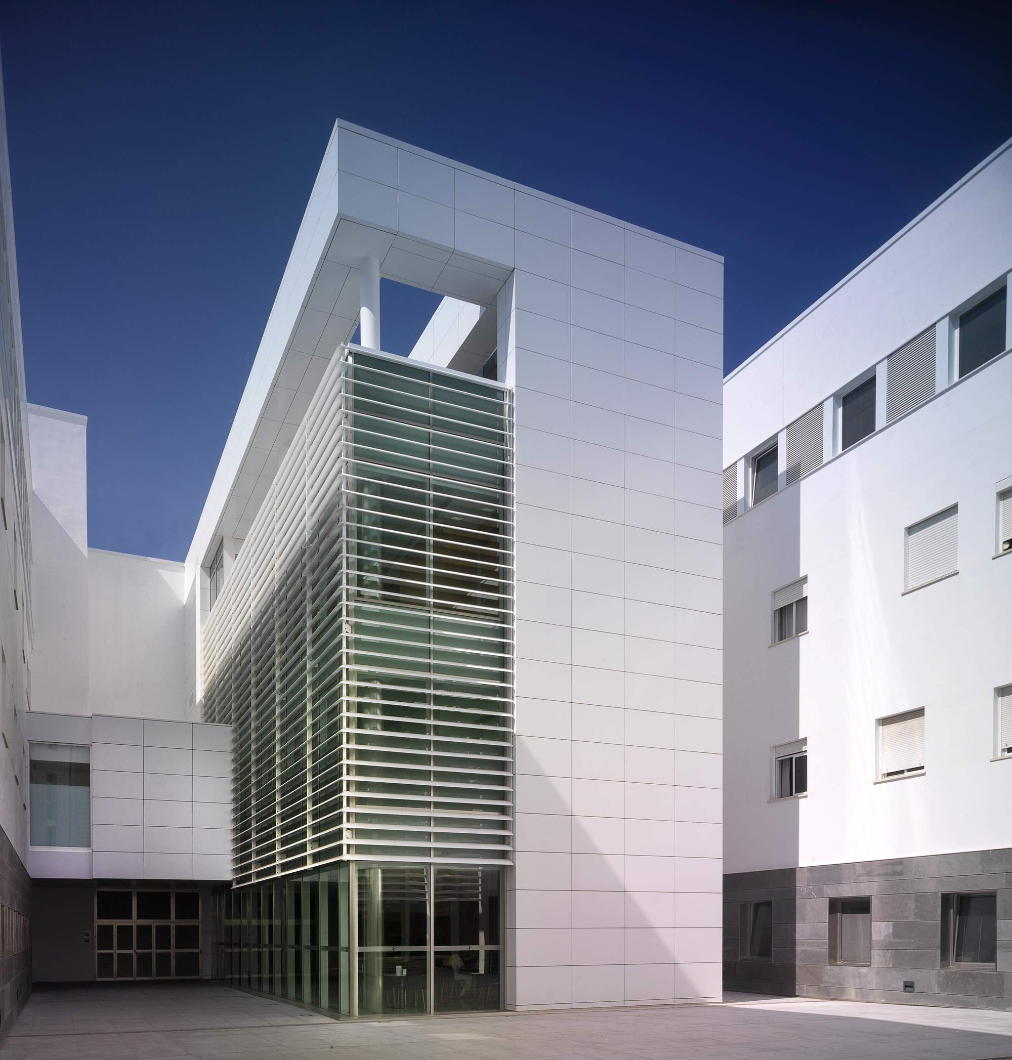 Gallery of Infanta Luisa Hospital / Miguel Blázquez Arquitectos - 6