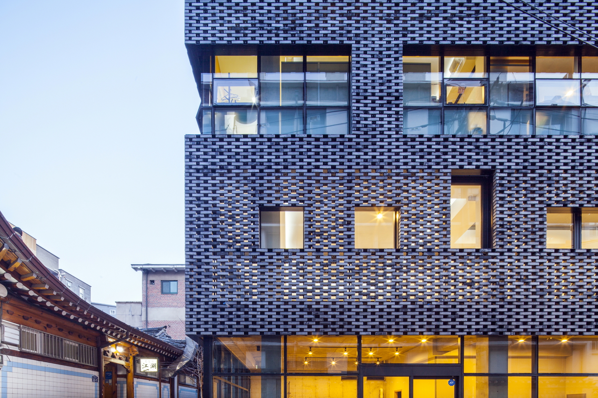 Gallery of Brick-Mesh / ThEPlus Architects - 14