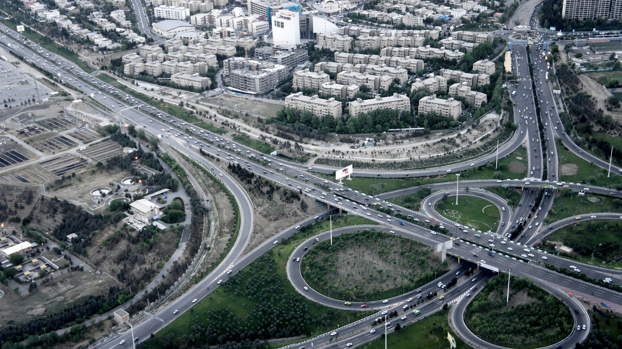 In Tehran, Design Principles of American Suburbia Unexpectedly Persist ...