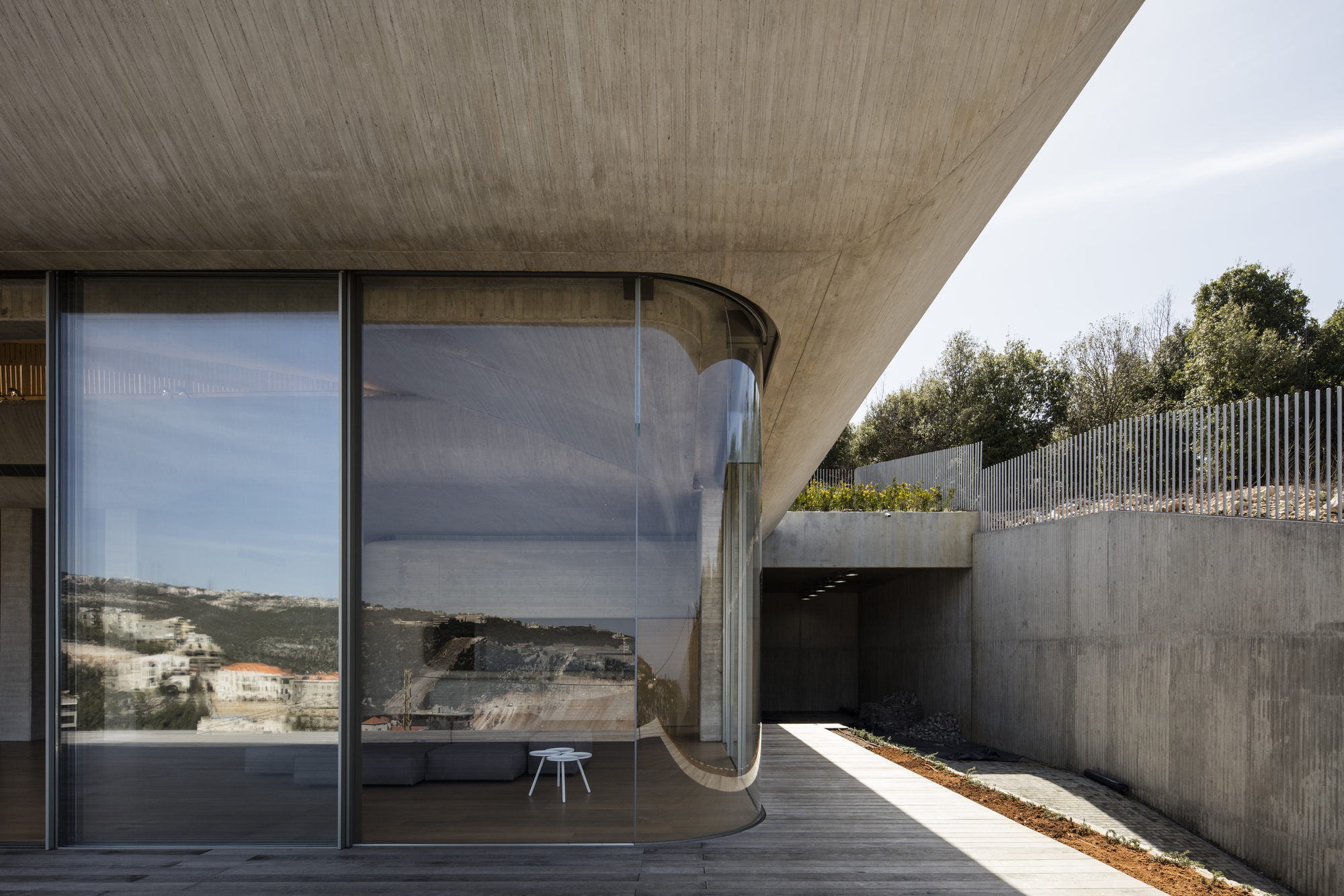 Gallery of Villa-VR / YTAA - Youssef Tohme Architects and Associates - 11