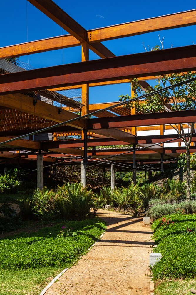 Gallery of How Inverted King Post Trusses Allow for Large, Elegant Open ...