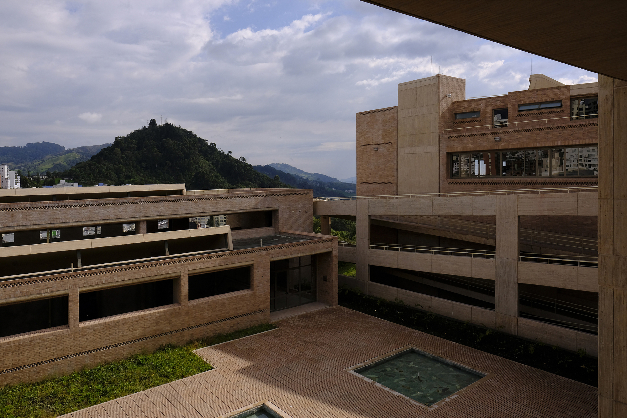 Galería de Centro Cultural Universitario Rogelio Salmona, de la ...