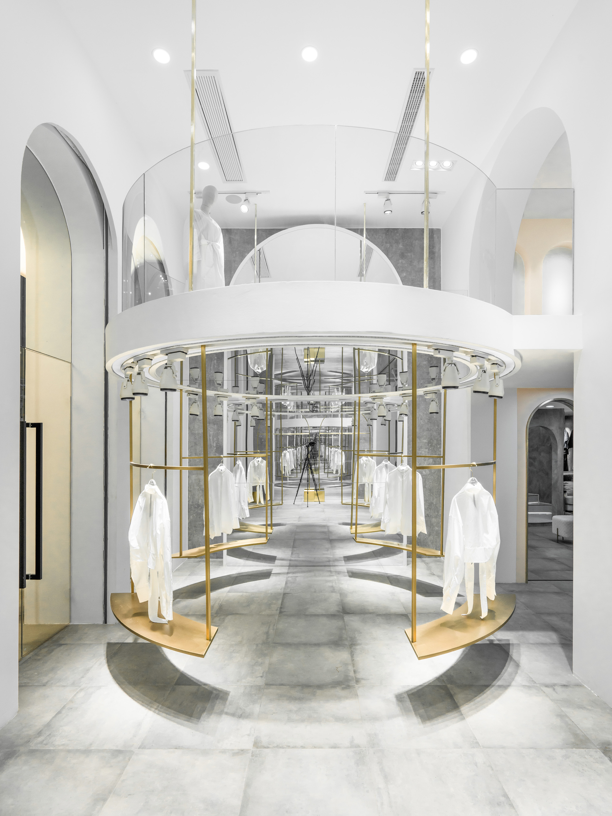 Gallery of TARA MATA Fashion Boutique / PMT Partners - 10