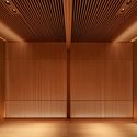 Robatayaki Genroku & Kaiseki Shakuhachi / Tsutsumi & Associates | ArchDaily