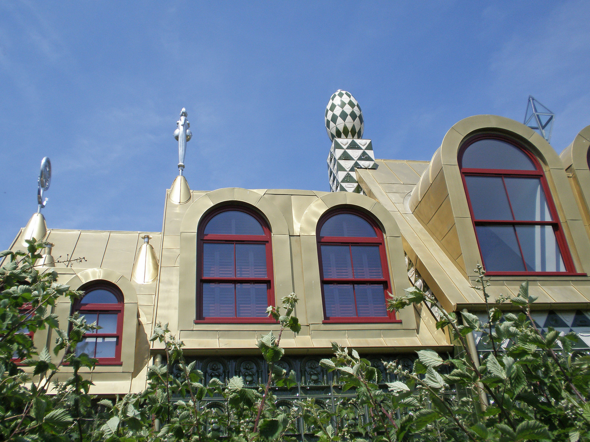 Gallery of Cynical Optimism Links the Homes of Alain de Botton's Living ...