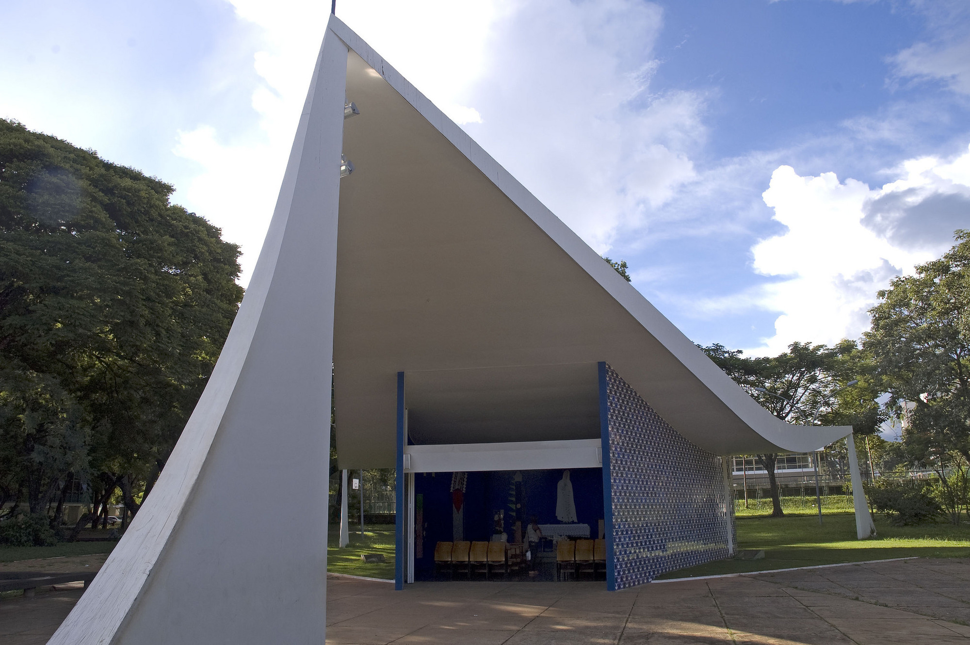 Galeria de Pilares icônicos na arquitetura moderna brasileira - 28