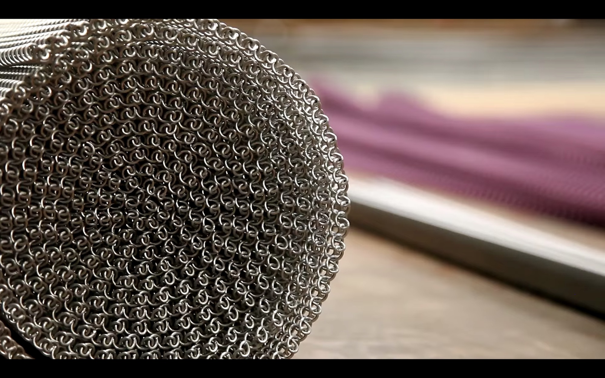 Gallery of Sliding Room Dividers: Flexible Spaces Made of Metal Mesh - 32