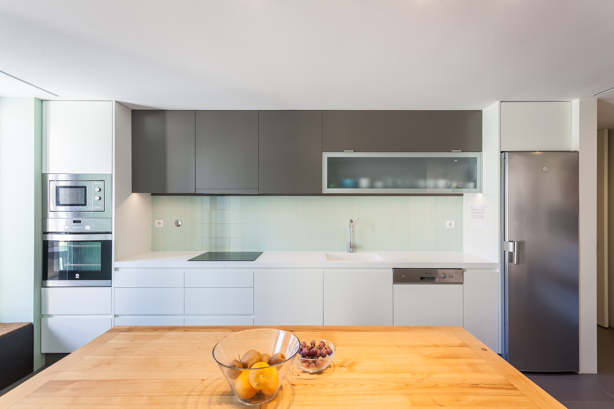 Gallery of Persimmon Tree House / André Simão & Nuno Bessa - 11