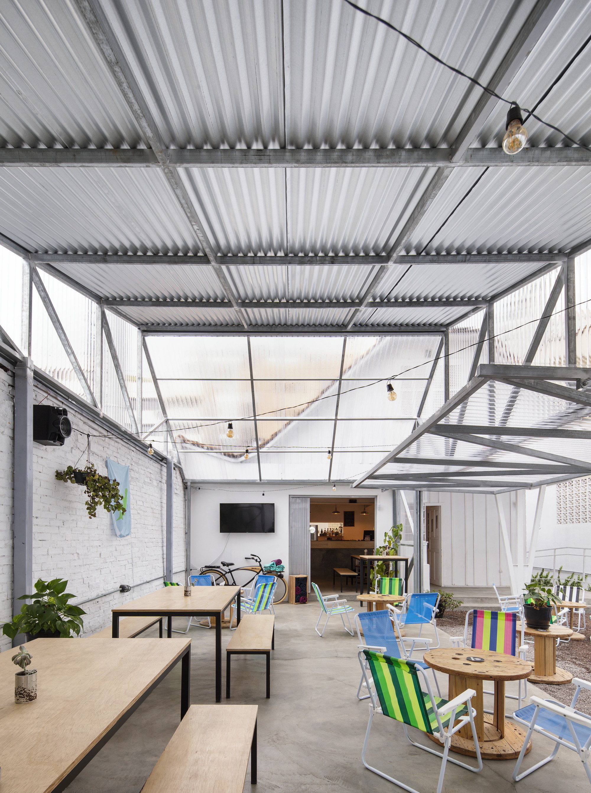 Galería de Jambu Bar Jardín / Arquea Arquitetos - 3