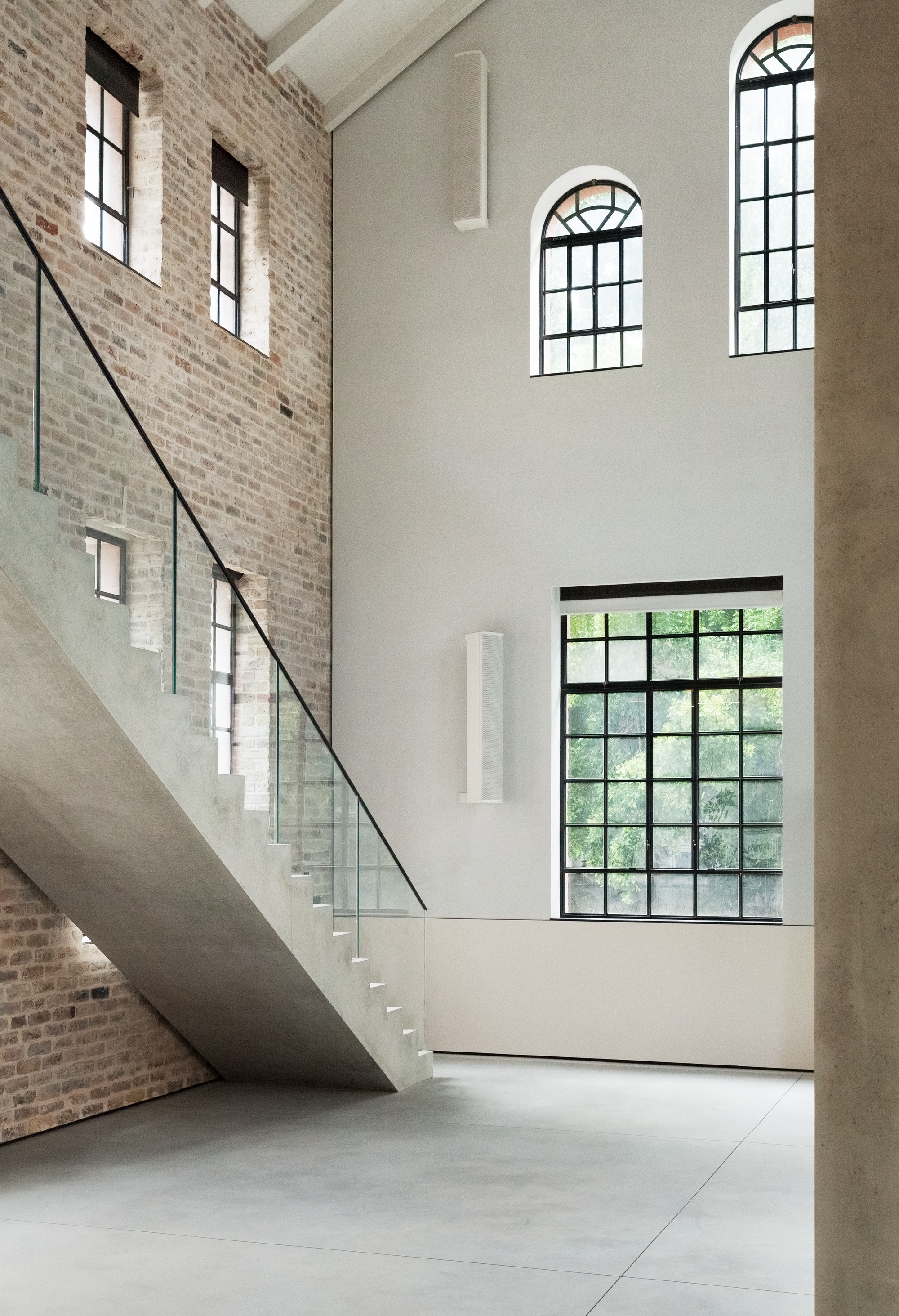 Gallery of Lodzia Factory House / Amnon Bar Or - Tal Gazit Architects - 4