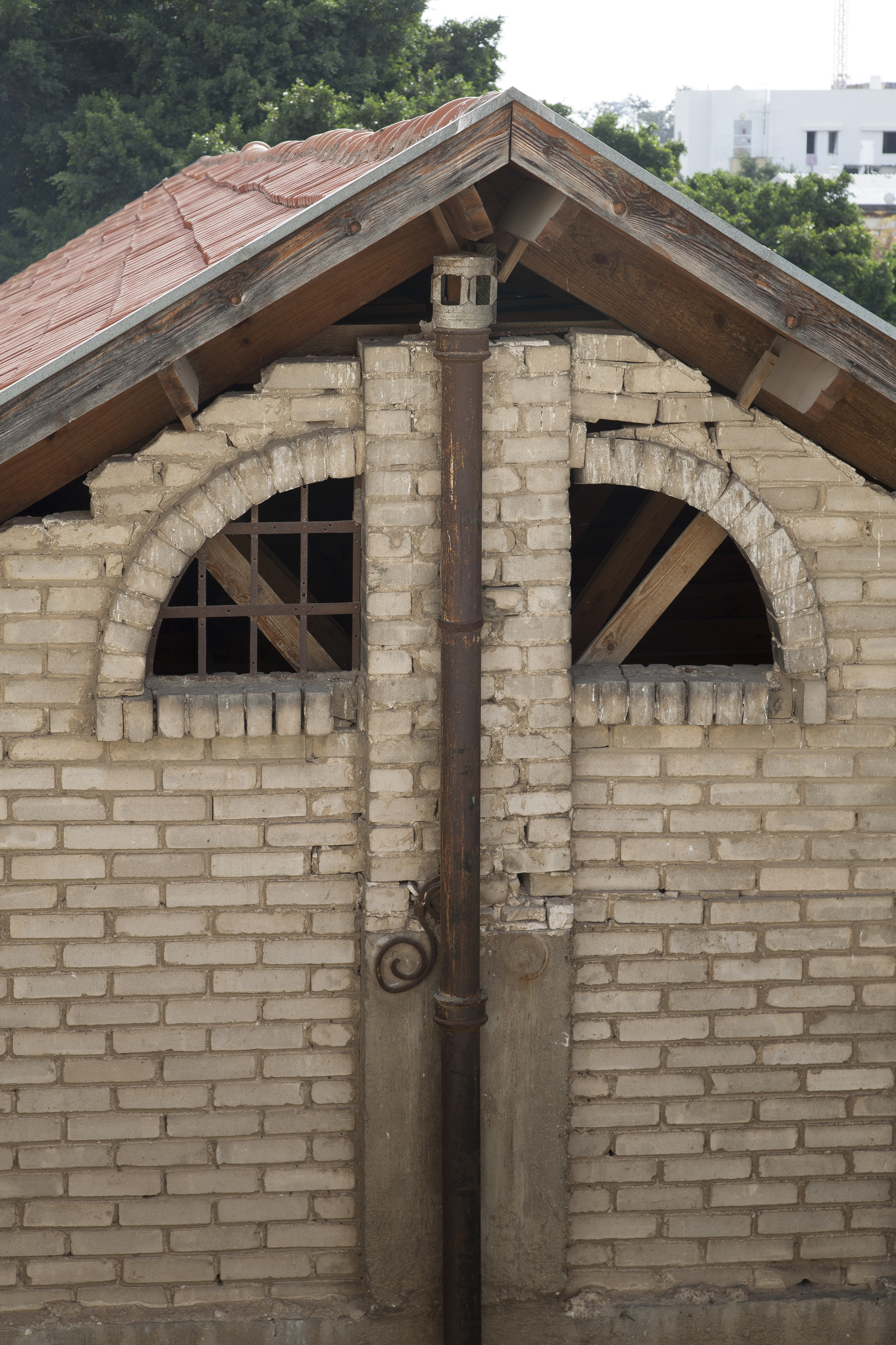 Gallery of Lodzia Factory House / Amnon Bar Or - Tal Gazit Architects - 16