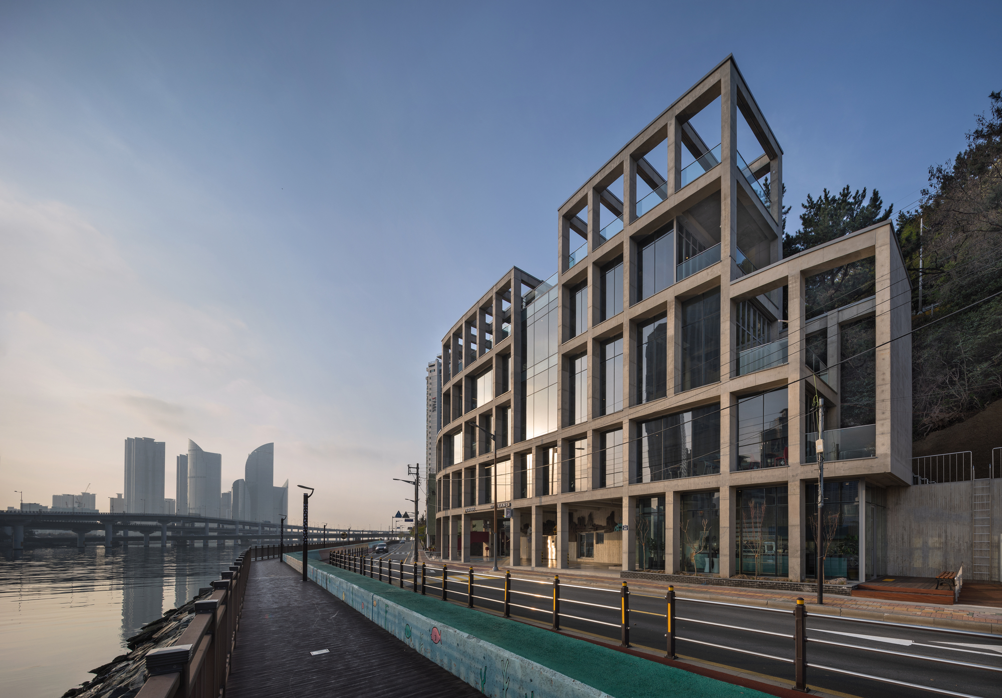 Gallery of The Frame / KAGA Architects & Planners - 5