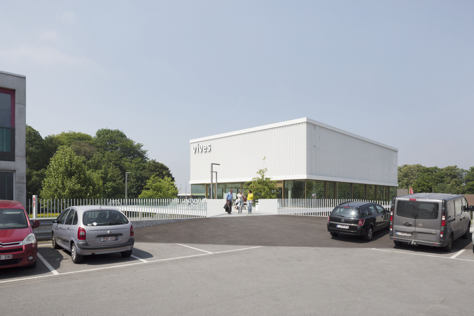 Gallery of The Cube / dmvA - 14