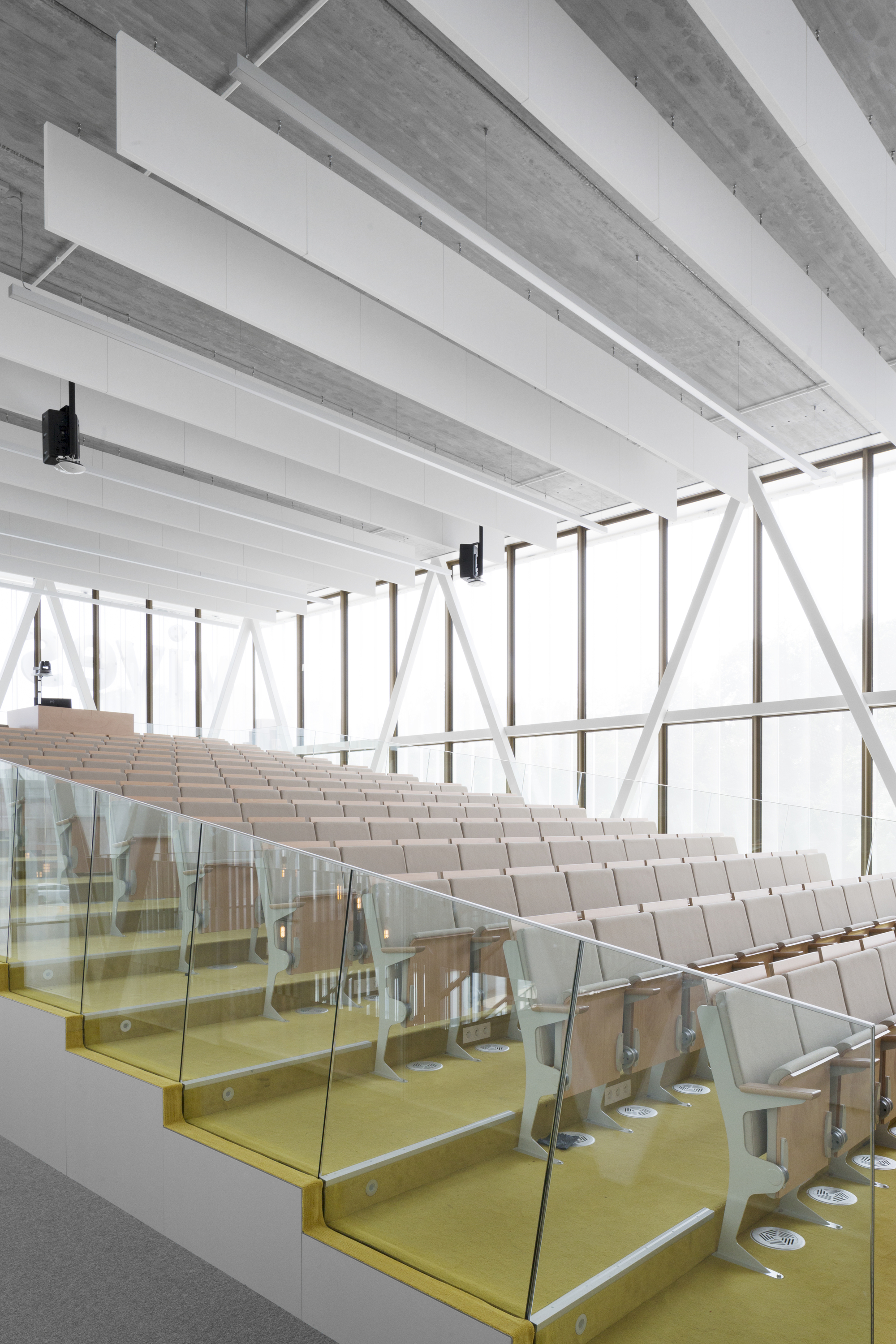 Gallery of The Cube / dmvA - 12