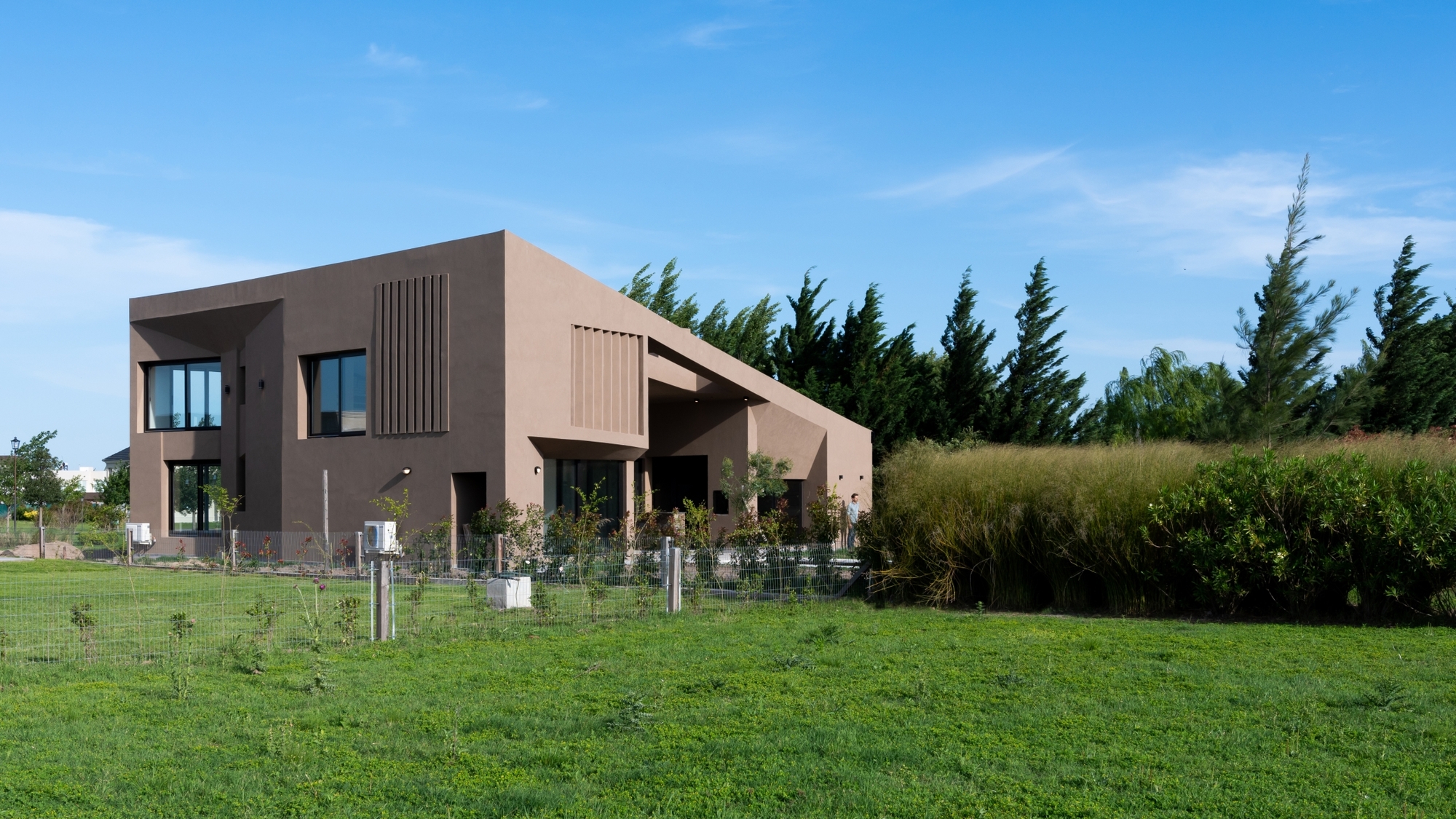 Gallery of One Roof House / Ambroggio arquitectos - 24