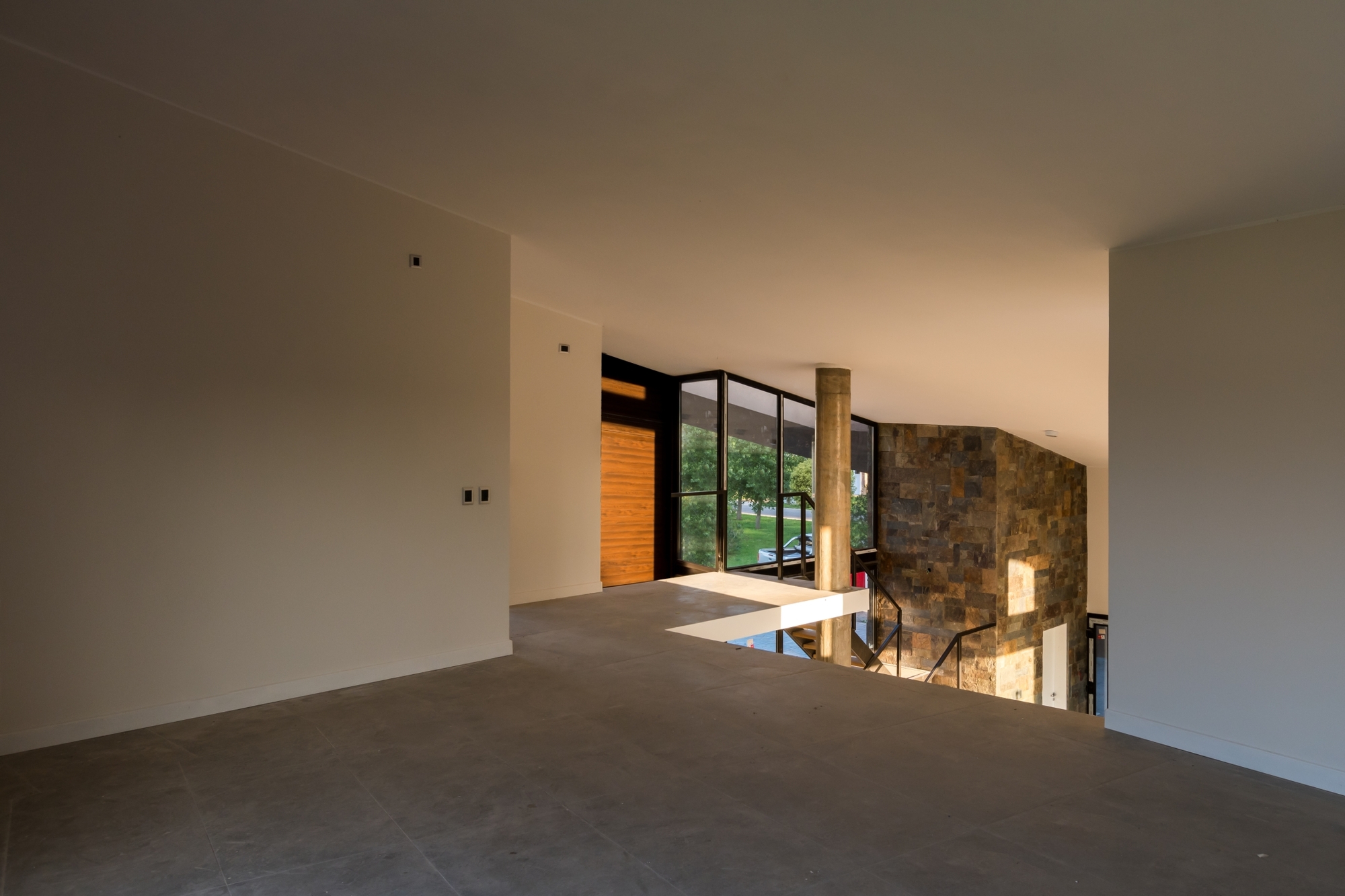 Gallery of One Roof House / Ambroggio arquitectos - 2