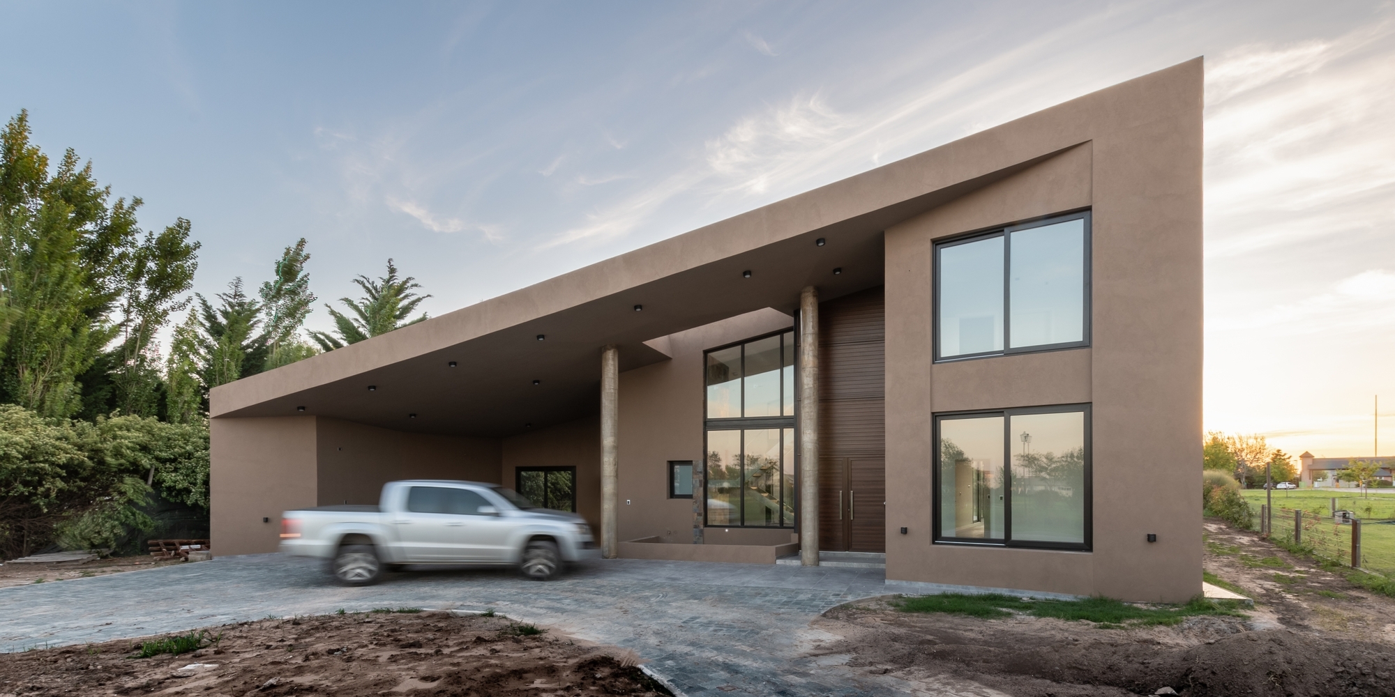 Gallery of One Roof House / Ambroggio arquitectos - 25