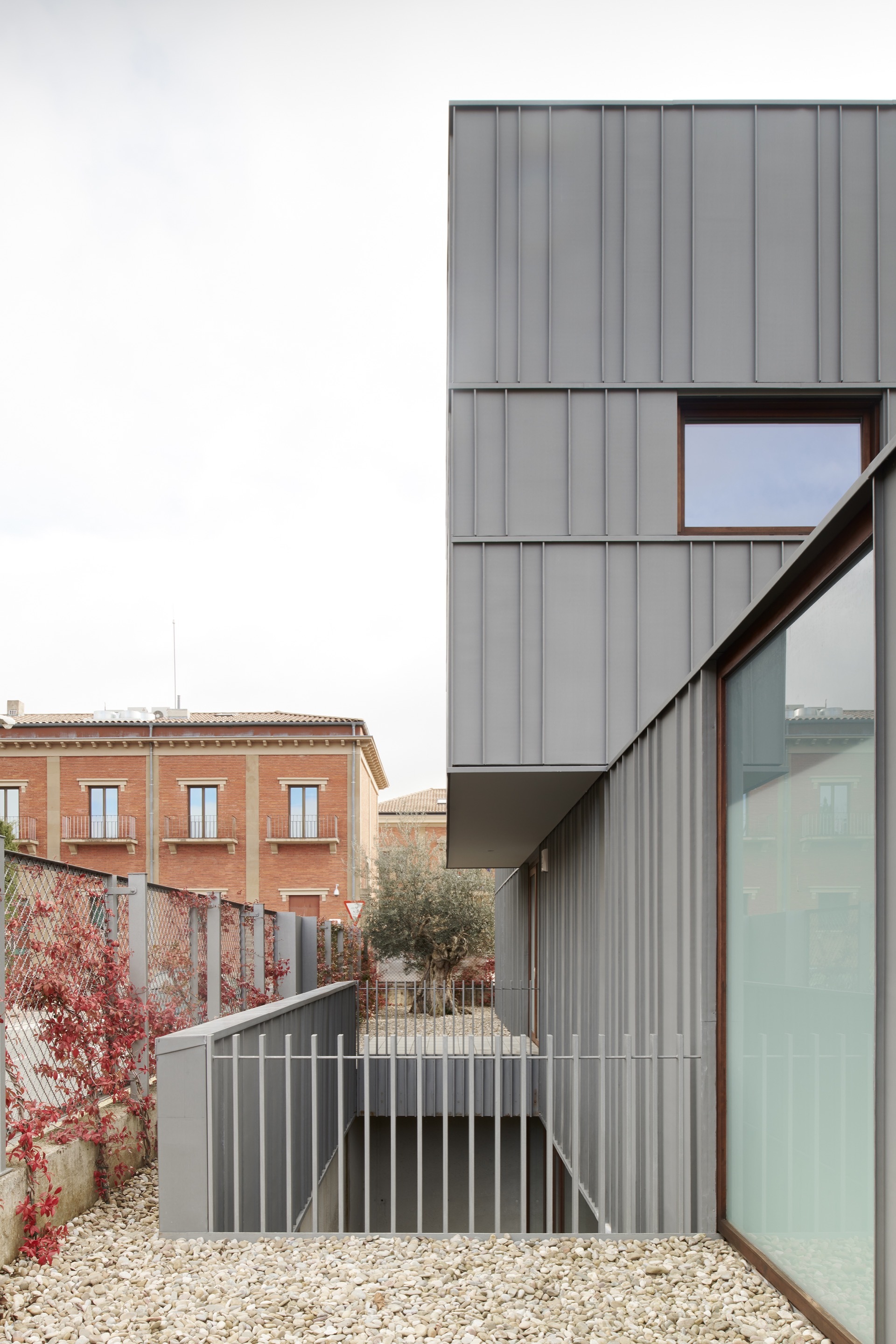 Gallery of Jih House Refurbishment / Vaillo + Irigaray Architects ...