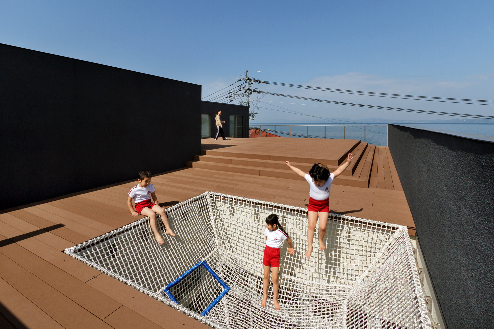 Gallery of Architecture That Uses Meshes and Nets for Escape, Play and ...
